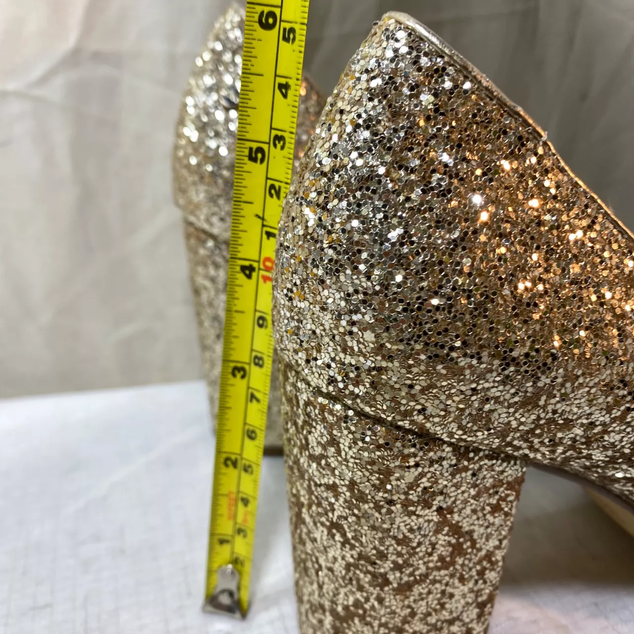 Mimco Womens Size 38 gold glitter block-heeled pumps by the brand Mimco.(s)
