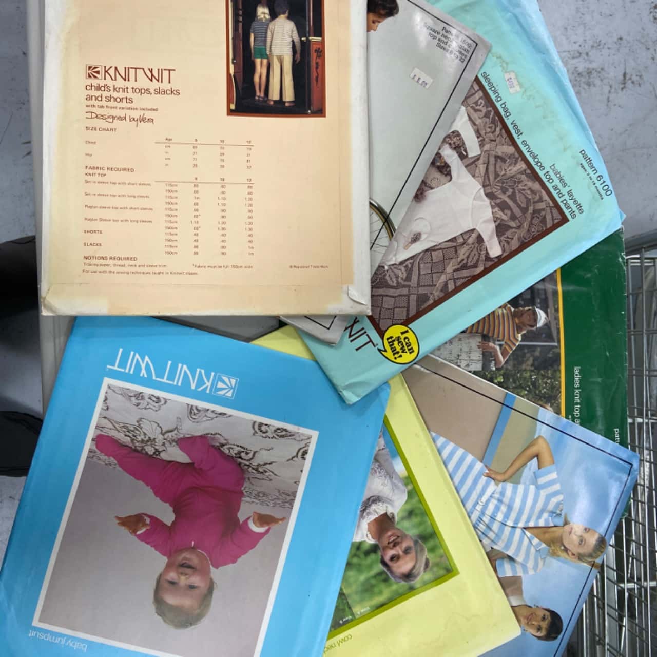 22 Knitwit Vintage Patterns (s)