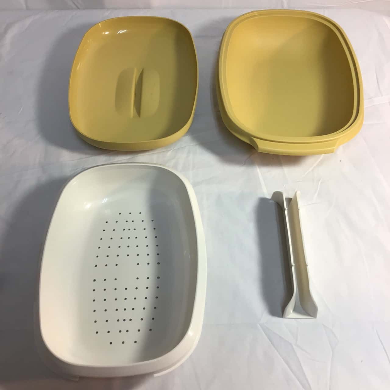 Tupperware Oval Microwave(s)