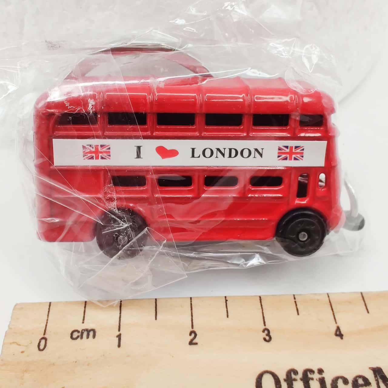 Souvenir Keyrings From London - Die Cast Metal Red Double Decker London ...
