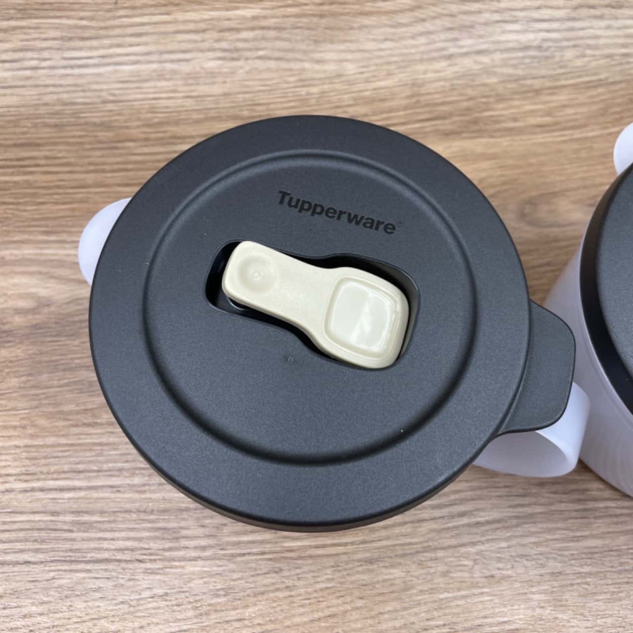 TUPPERWARE Crystalwave Soup Mugs with Lids x 2