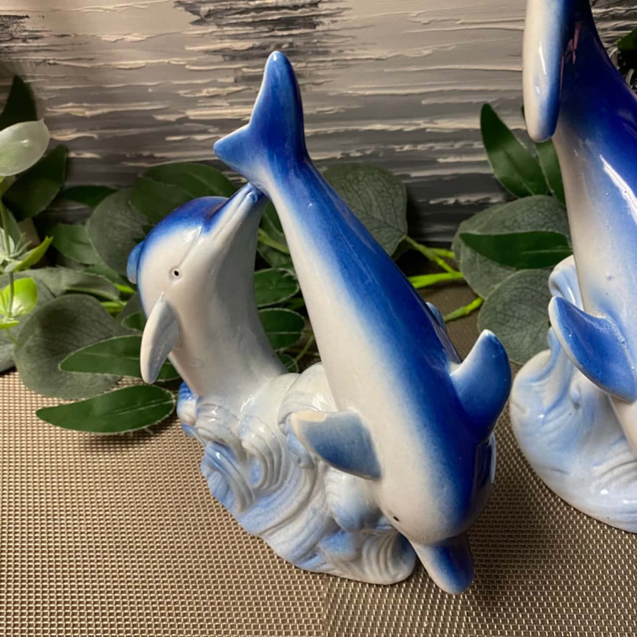 Set of 3 ceramic dolphin statues (s)