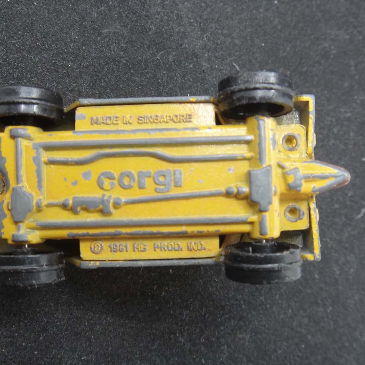 (New Low Price!) Vintage - Yogi Bear Diecast Jeep - Corgi 1981(s)