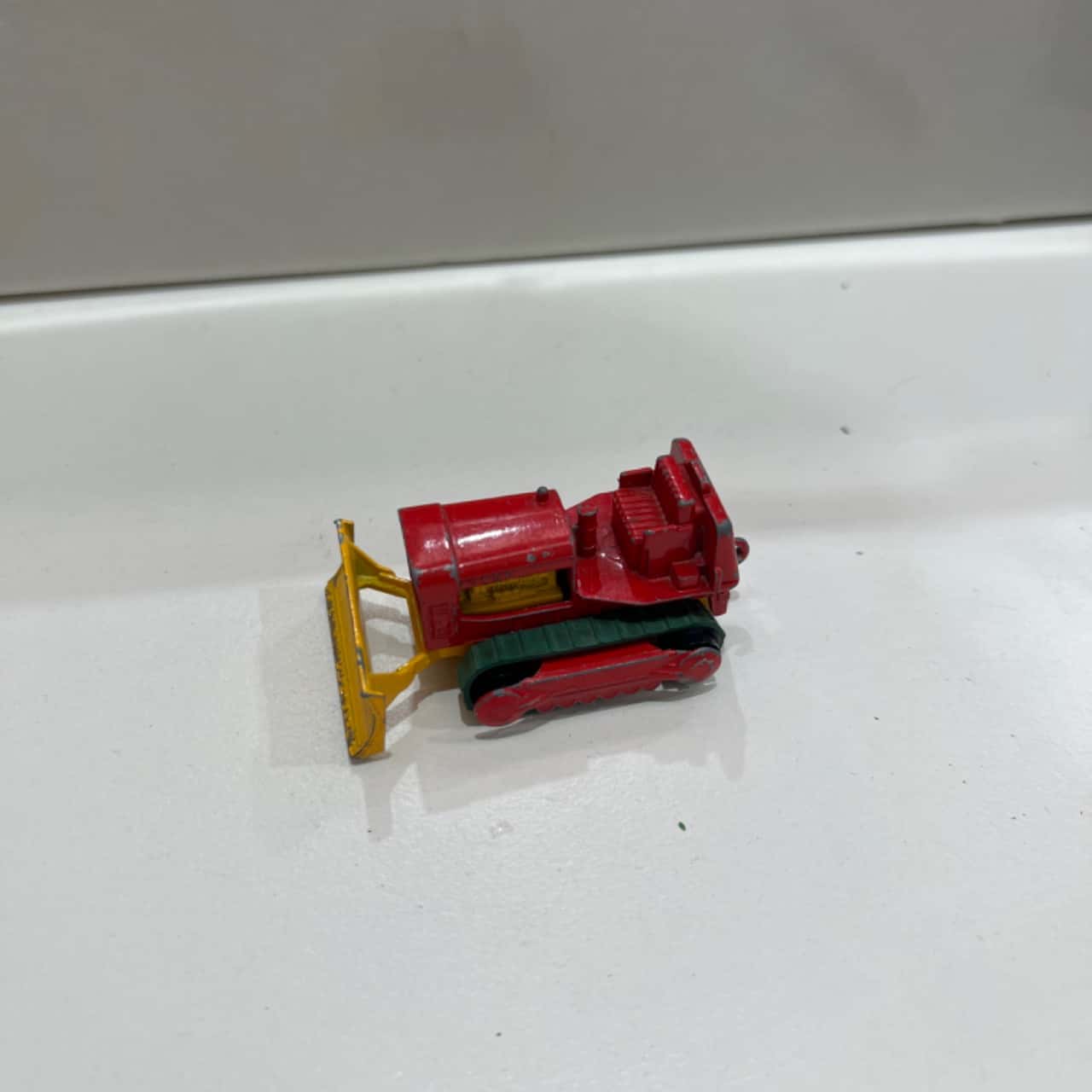 Matchbox Case Tractor toy car