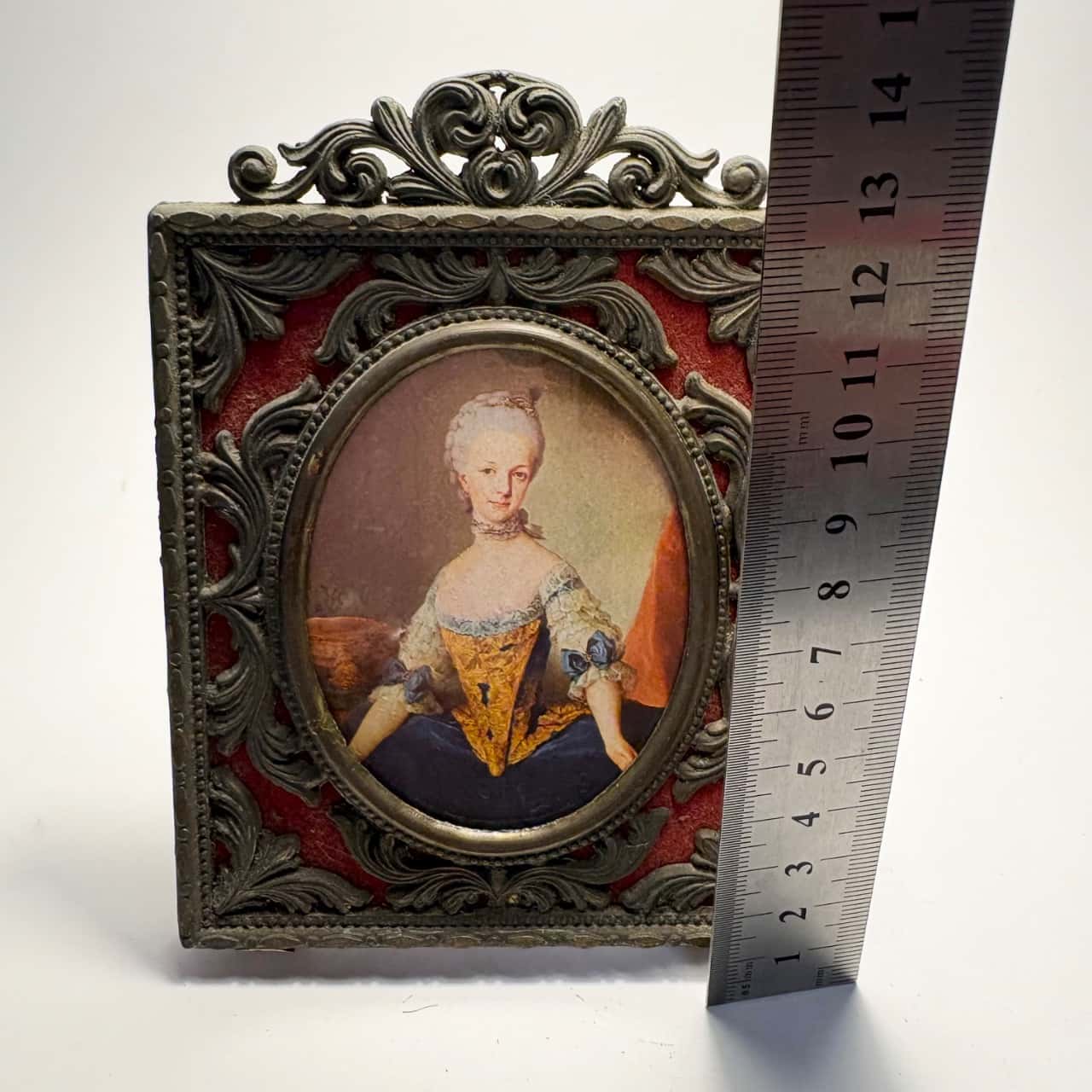 Vtg. Italian ornate metal frame featuring a print of Archduchess Maria ...