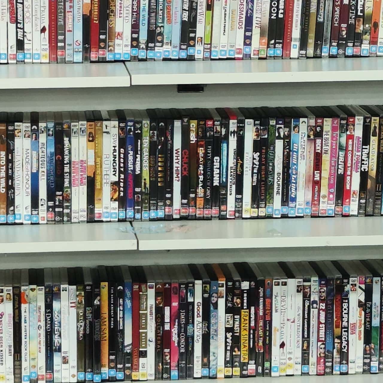 50 Random DVDs (s)