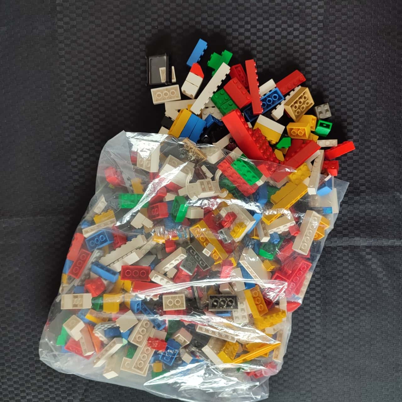 1kg Bag Of Assorted Lego(s)