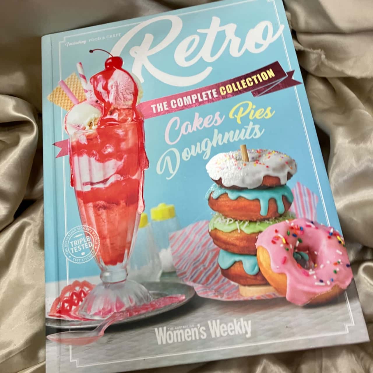 Women’s Weekly Retro The complete collection (s)
