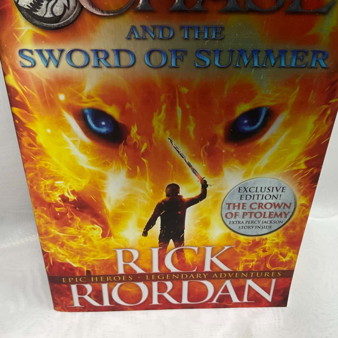 NEW BOOK Magnus Chase And The Sword Of Summer (Book 1) by Riordan, Rick ...