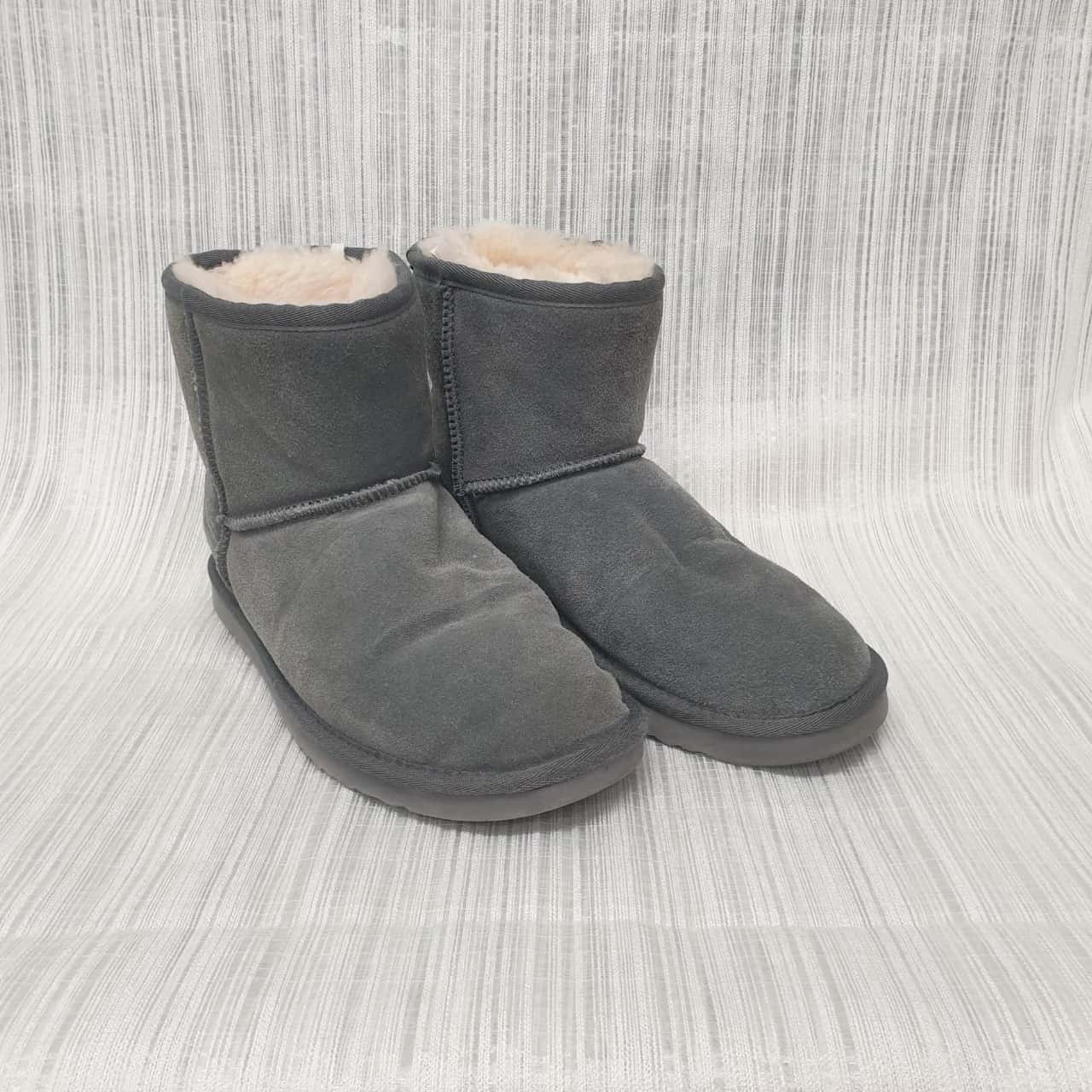 UGG Grey Original Sheepskin Mini Low Rise Slipper Boots Size 10 - RRP $220.00