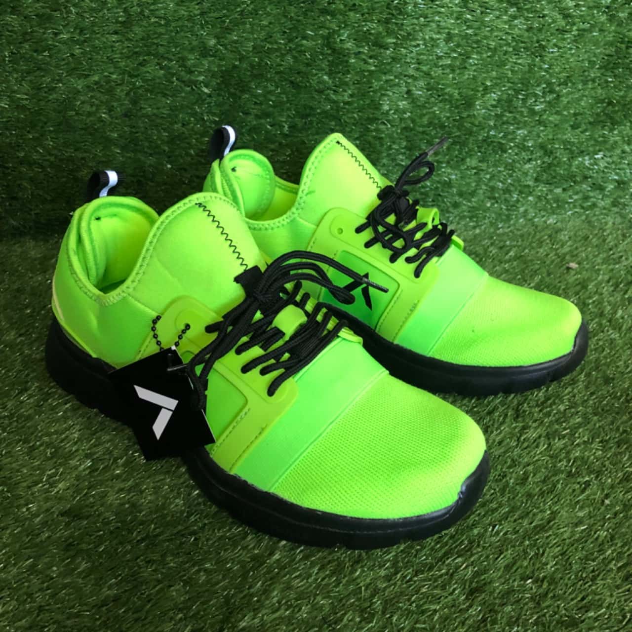 Athletikan Fluro Green Sneakers Size 39 (Mens 7 US / Womens 8.5 US)(s)