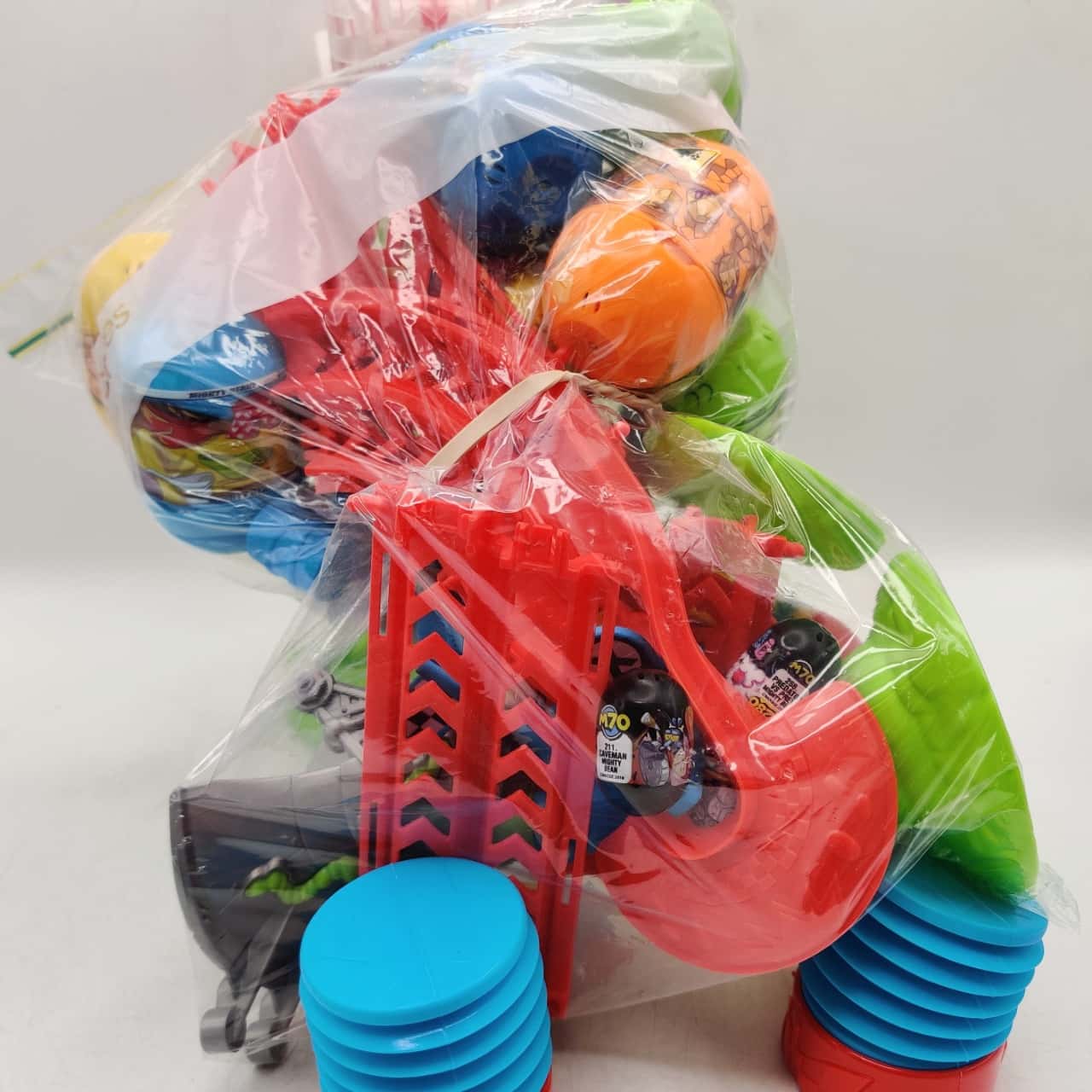 Mighty Beanz Slammer Time Race Track Plus Assorted Beanz