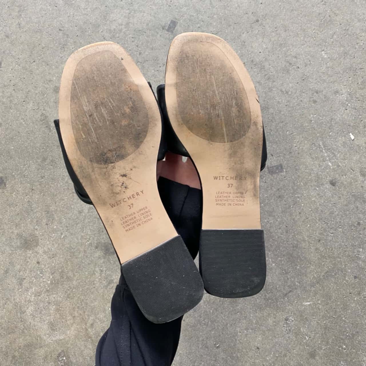 Witchery Womens Size 37 Black slides