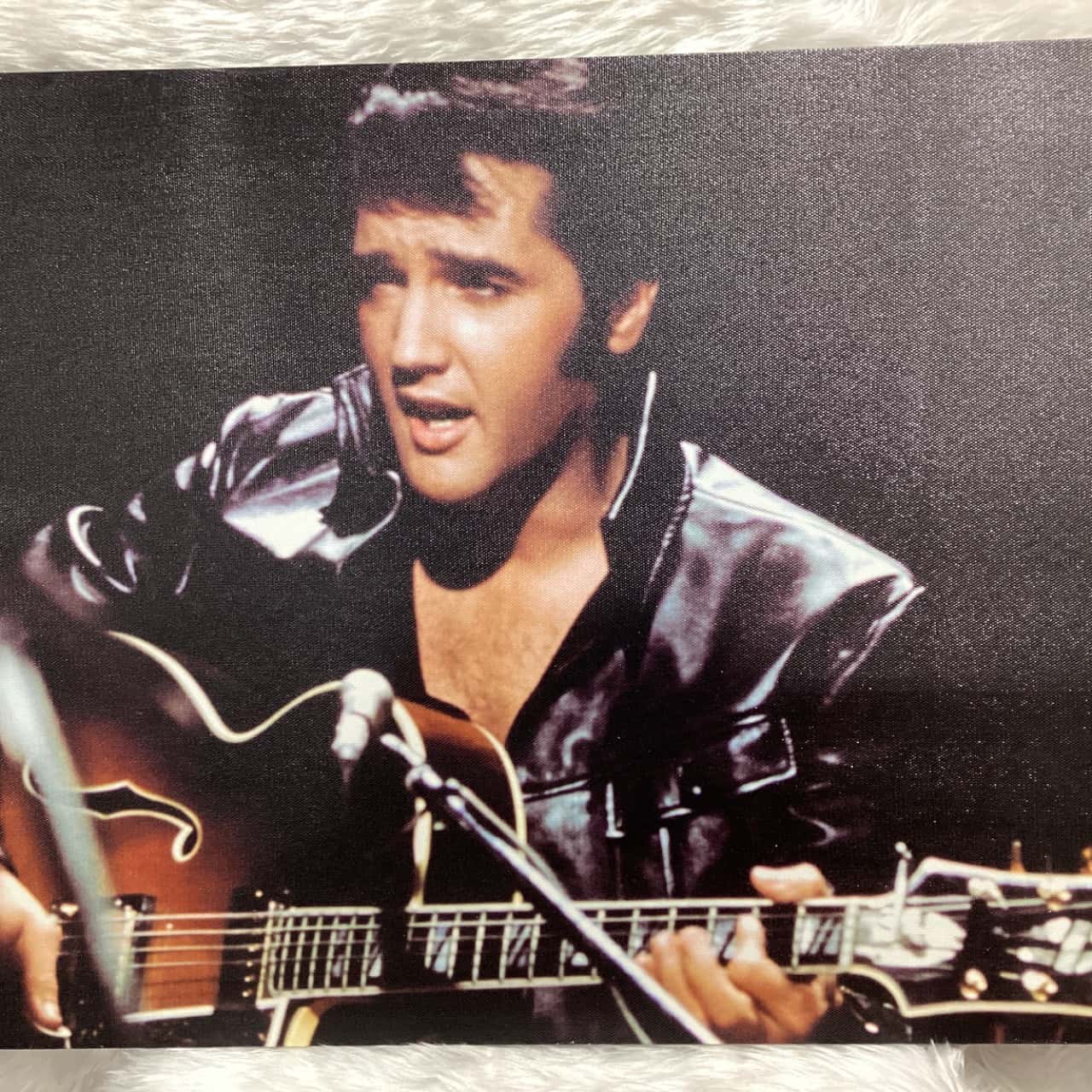 Elvis prints x 2(s)