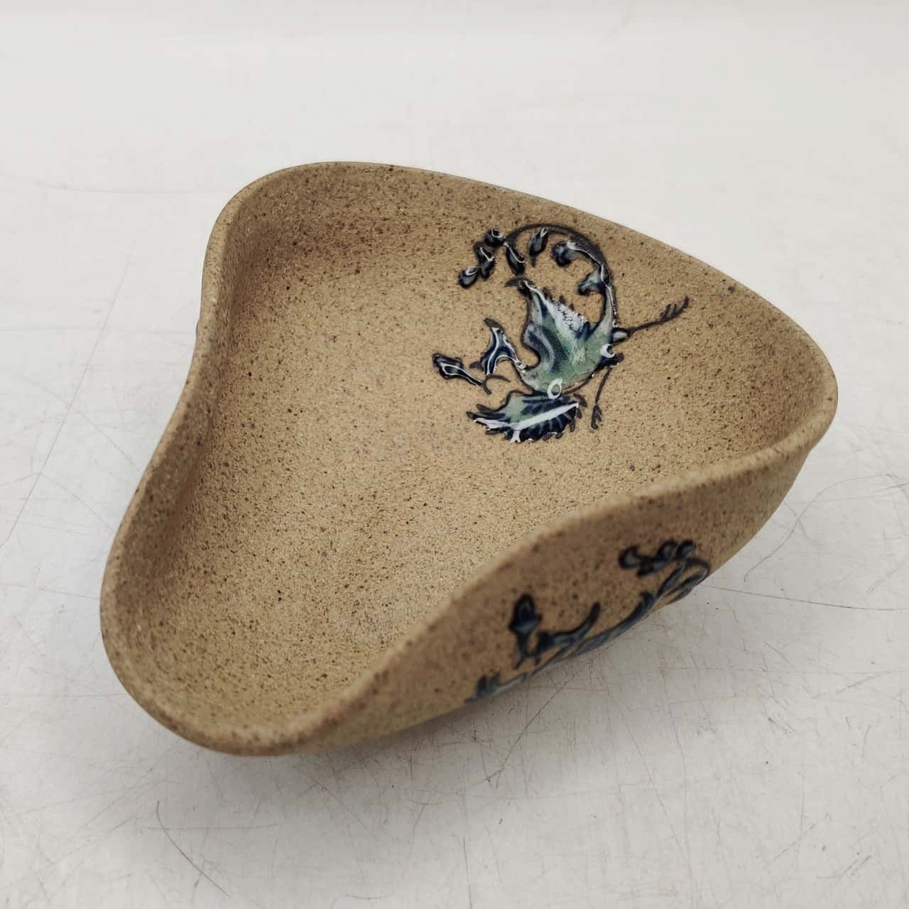 Hong Jain Pottery Serving/Pouring Dish