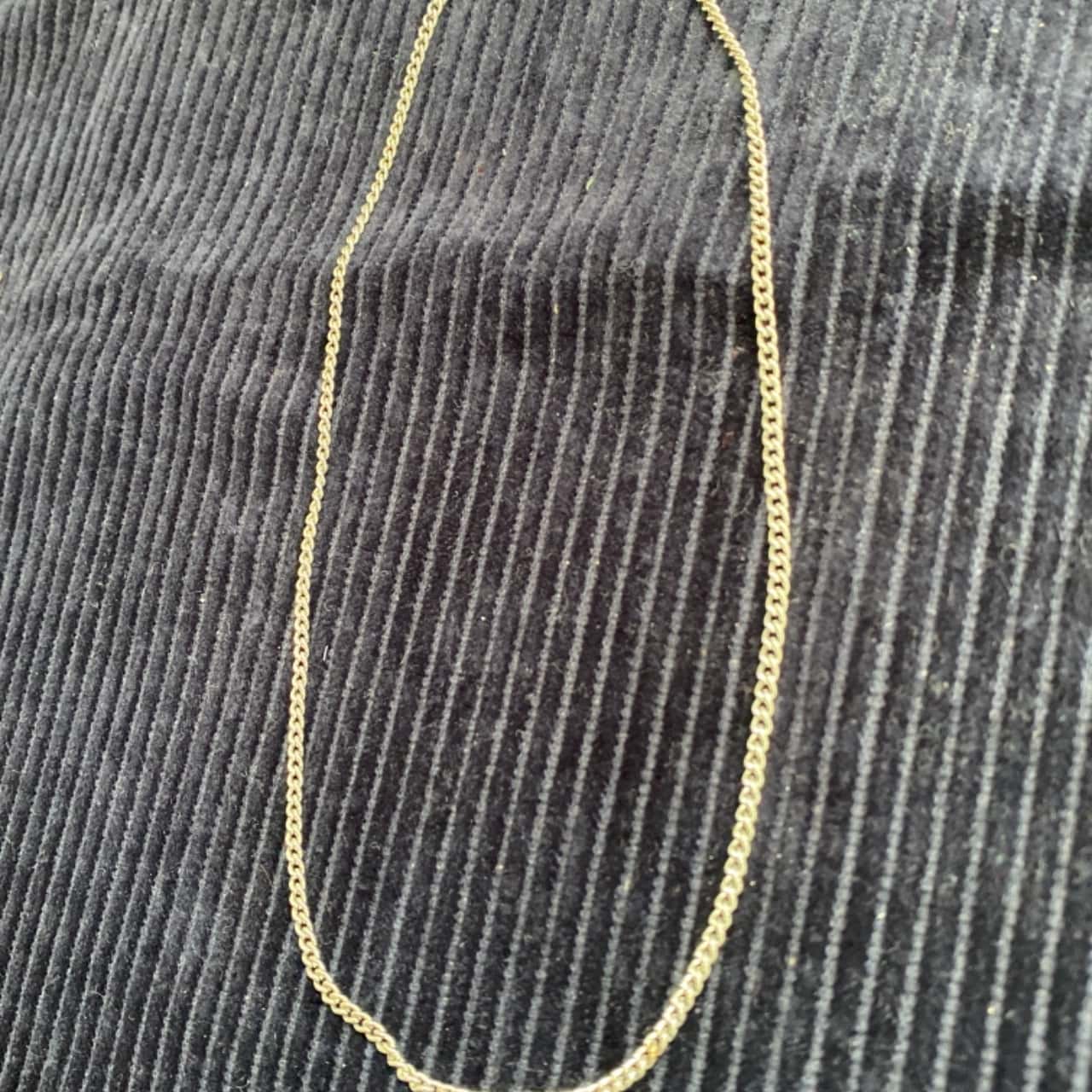 Thin Chain Silver Necklace (s)