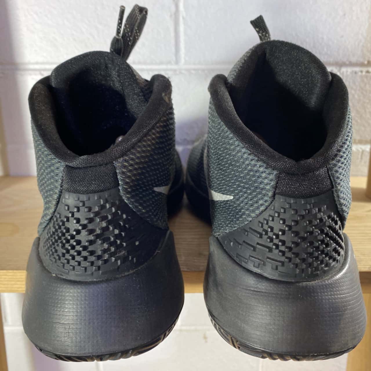 Nike Mens KD Trey 5 Sneakers Size 8.5 / 9.5 Black / Grey (s)