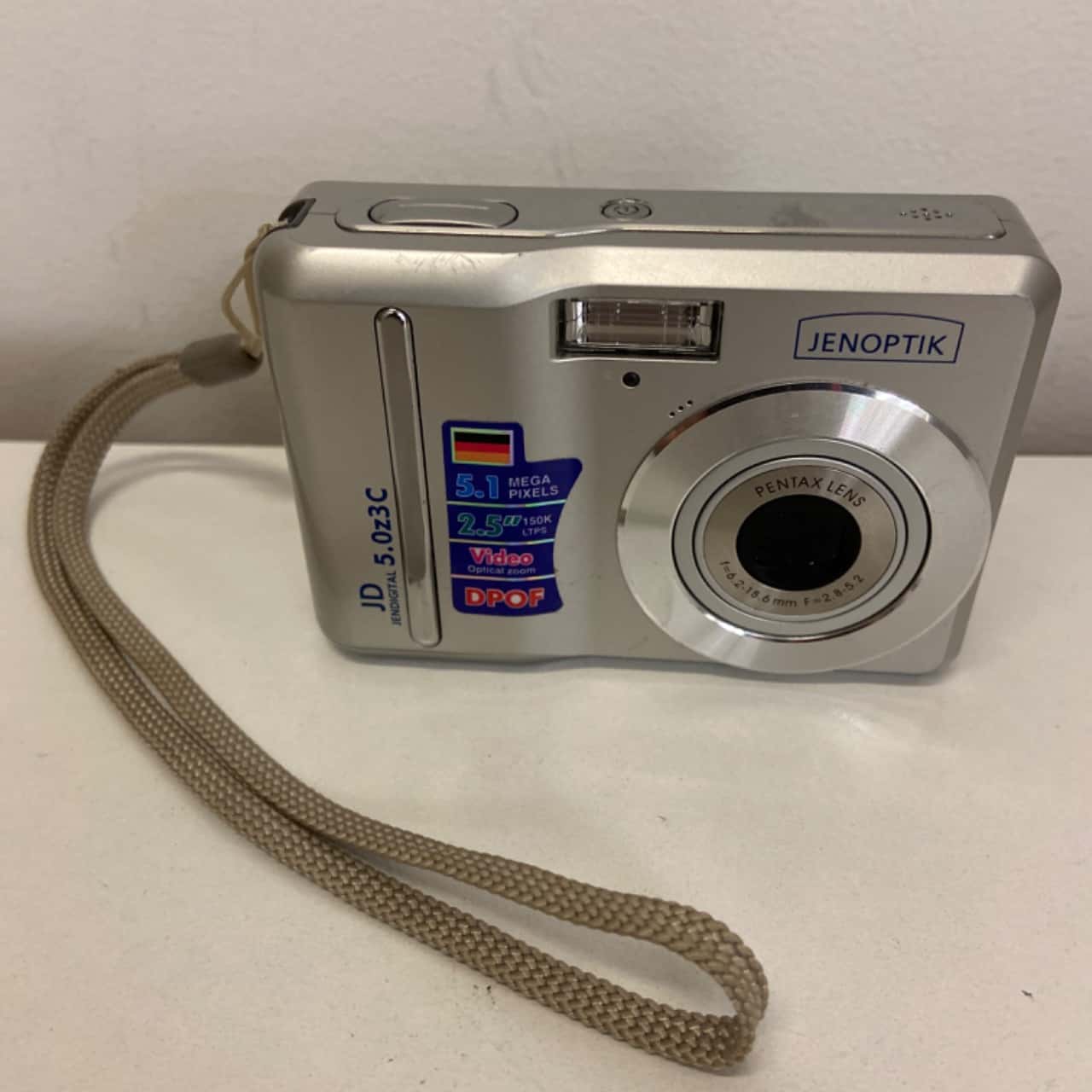 Jenoptik Pentax lens camera ( needs battery) sold as is