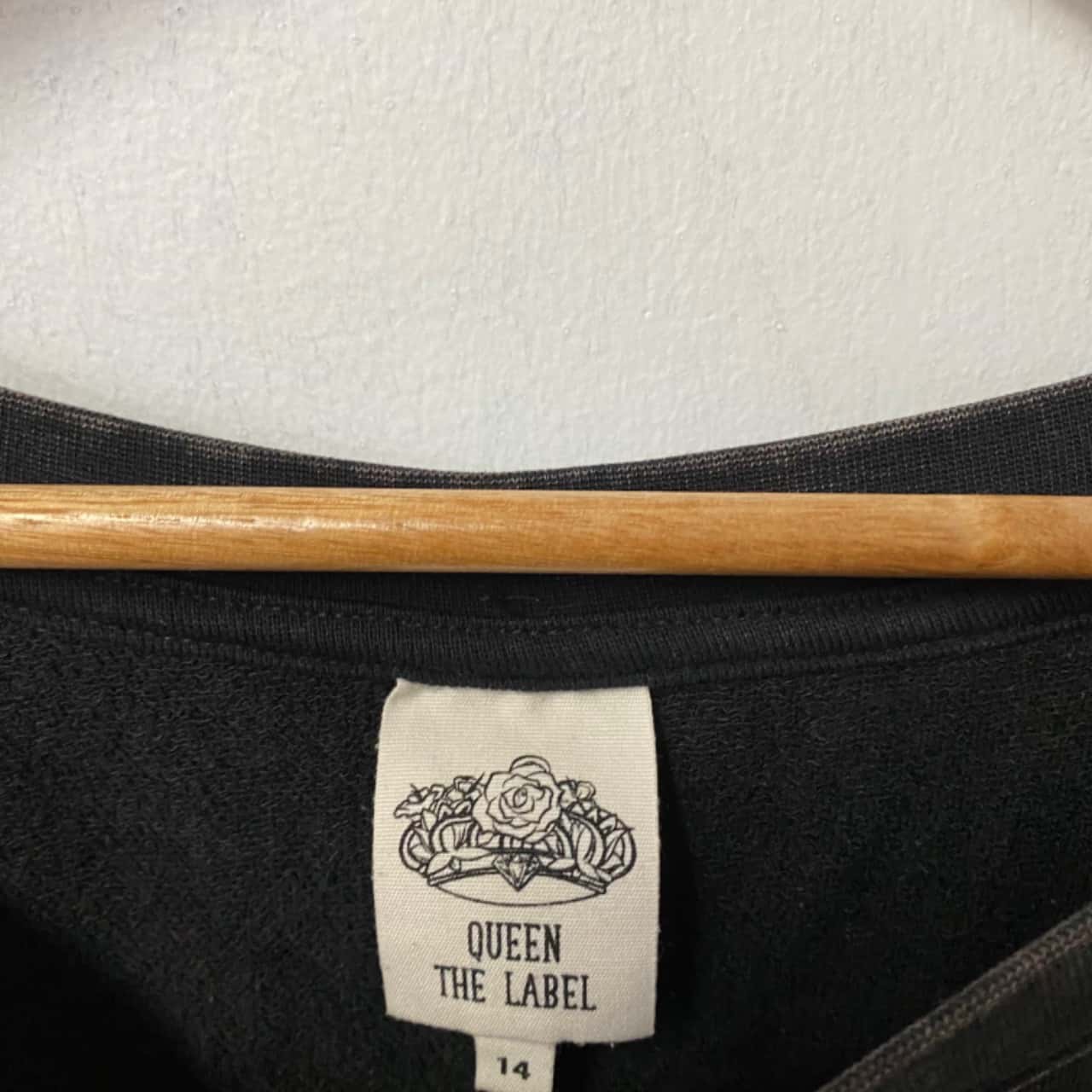 Queen the Label Womens Size 14 Jumpers Black (s)