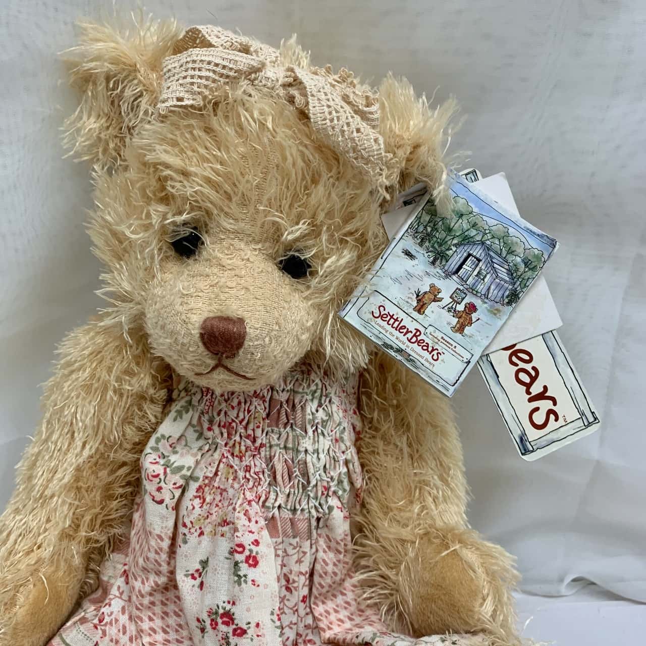 Settler bear My name is Demi 35cm app