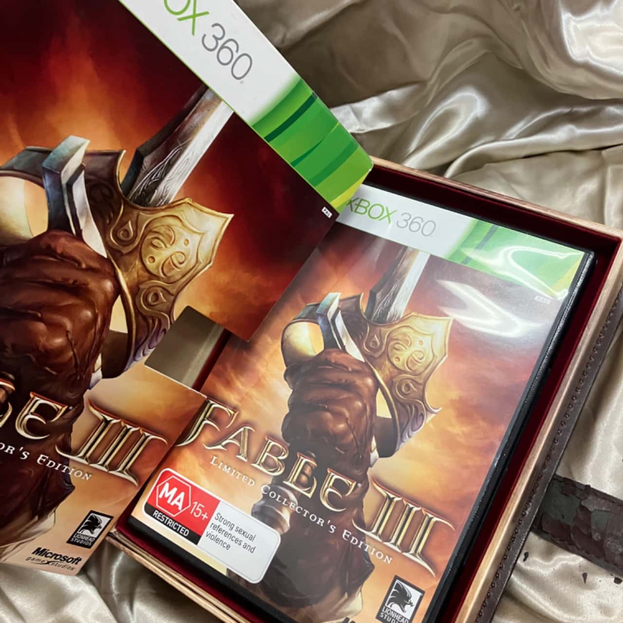 XBox 360 Fable 2 and 3 Limited Collectors Edition (s)
