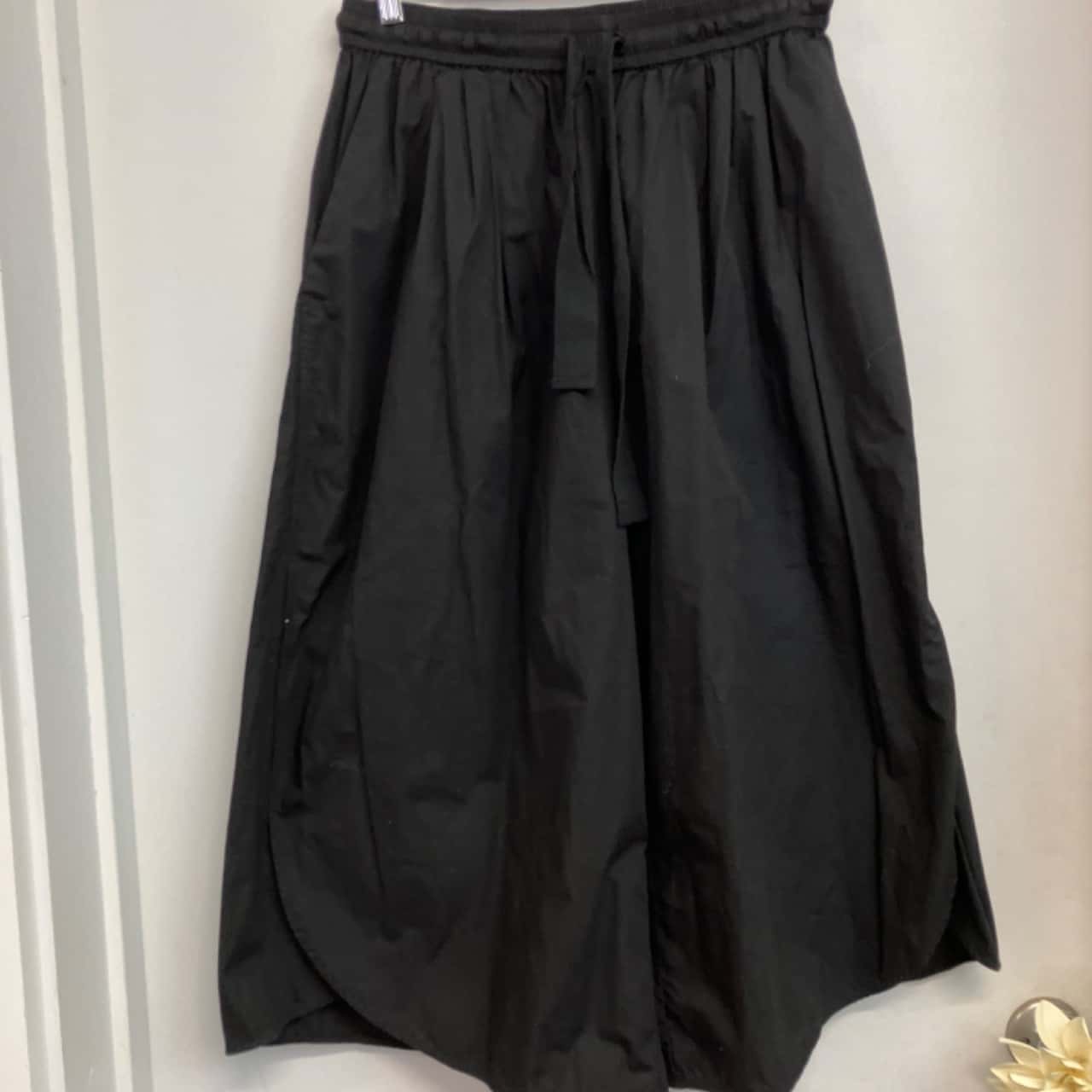 Gorman black wide leg cropped pant. Size 10