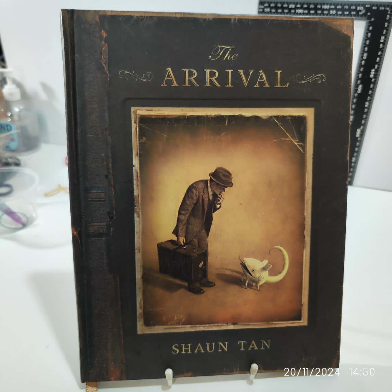 The Arrival by Shaun Tan Book (s)