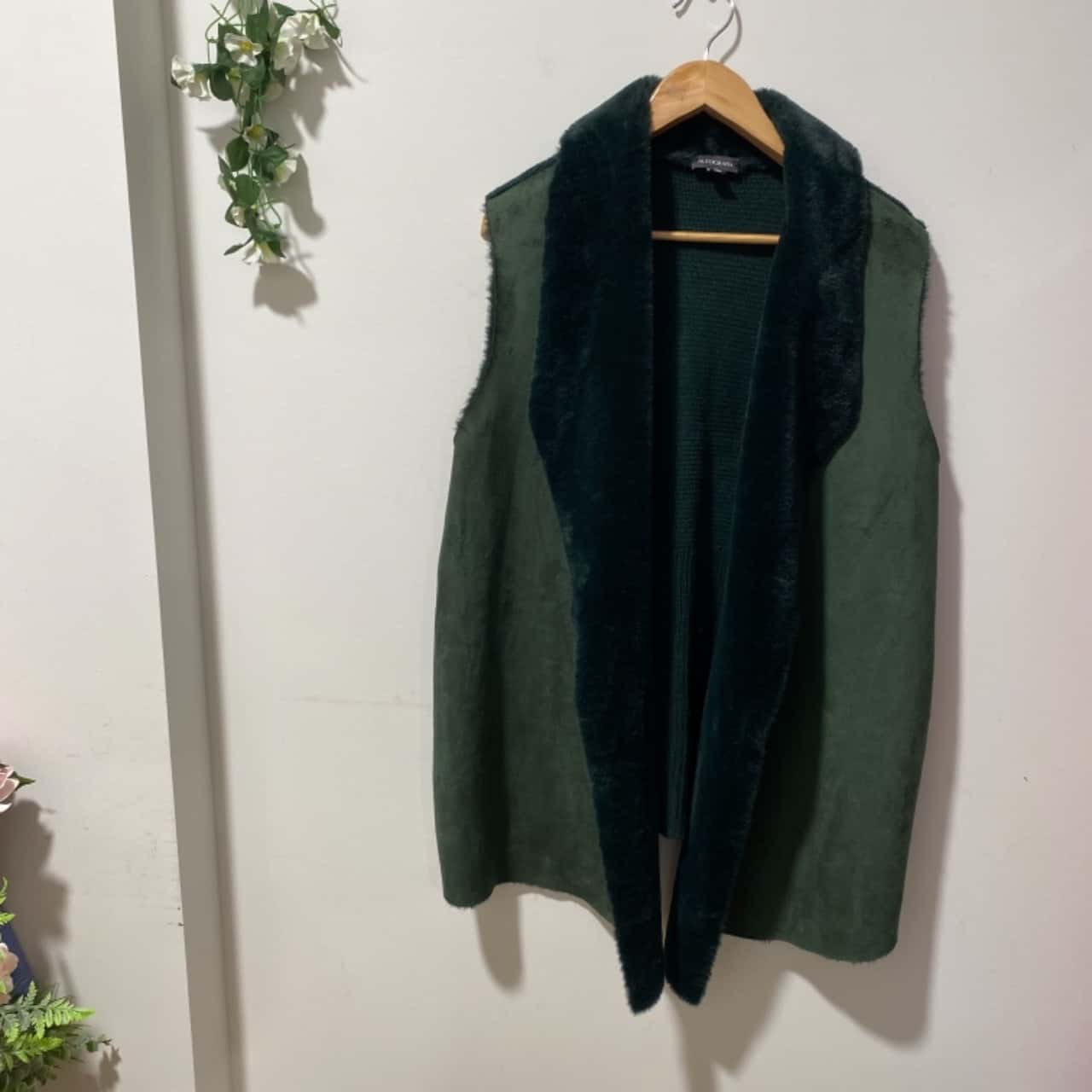 Autograph Womens Size L Sleeveless Coat Green(s)