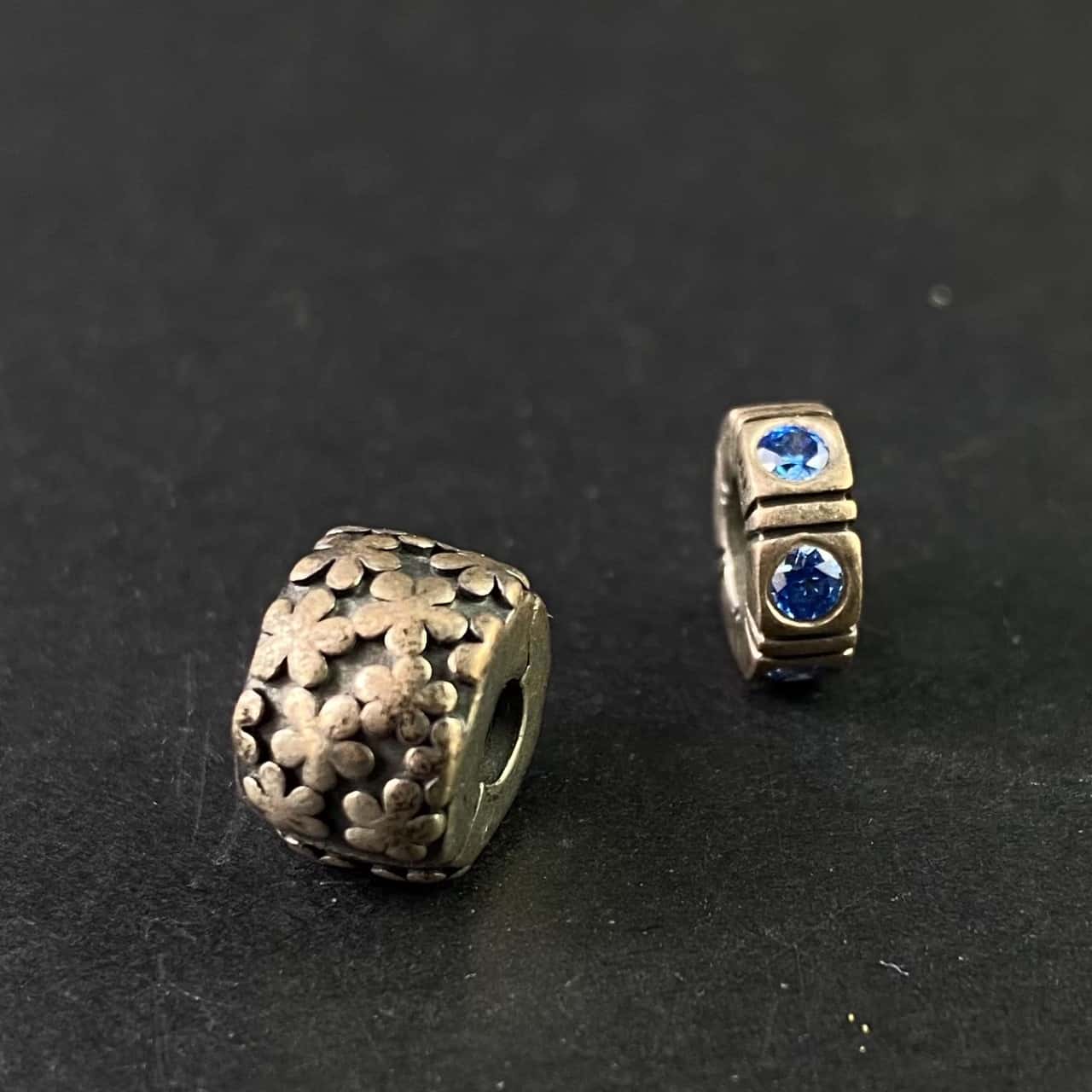 Pandora retired flowers clip lock bead and blue bead charms 925 ALE