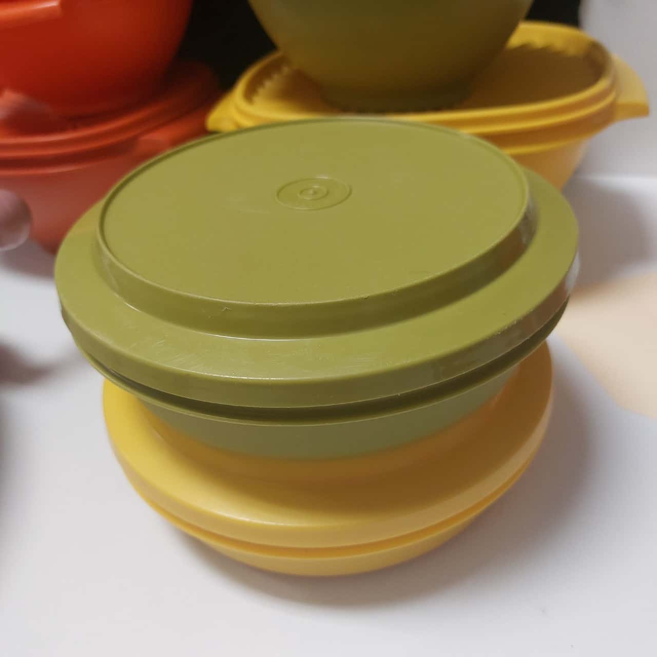 Tupperware bundle (s)