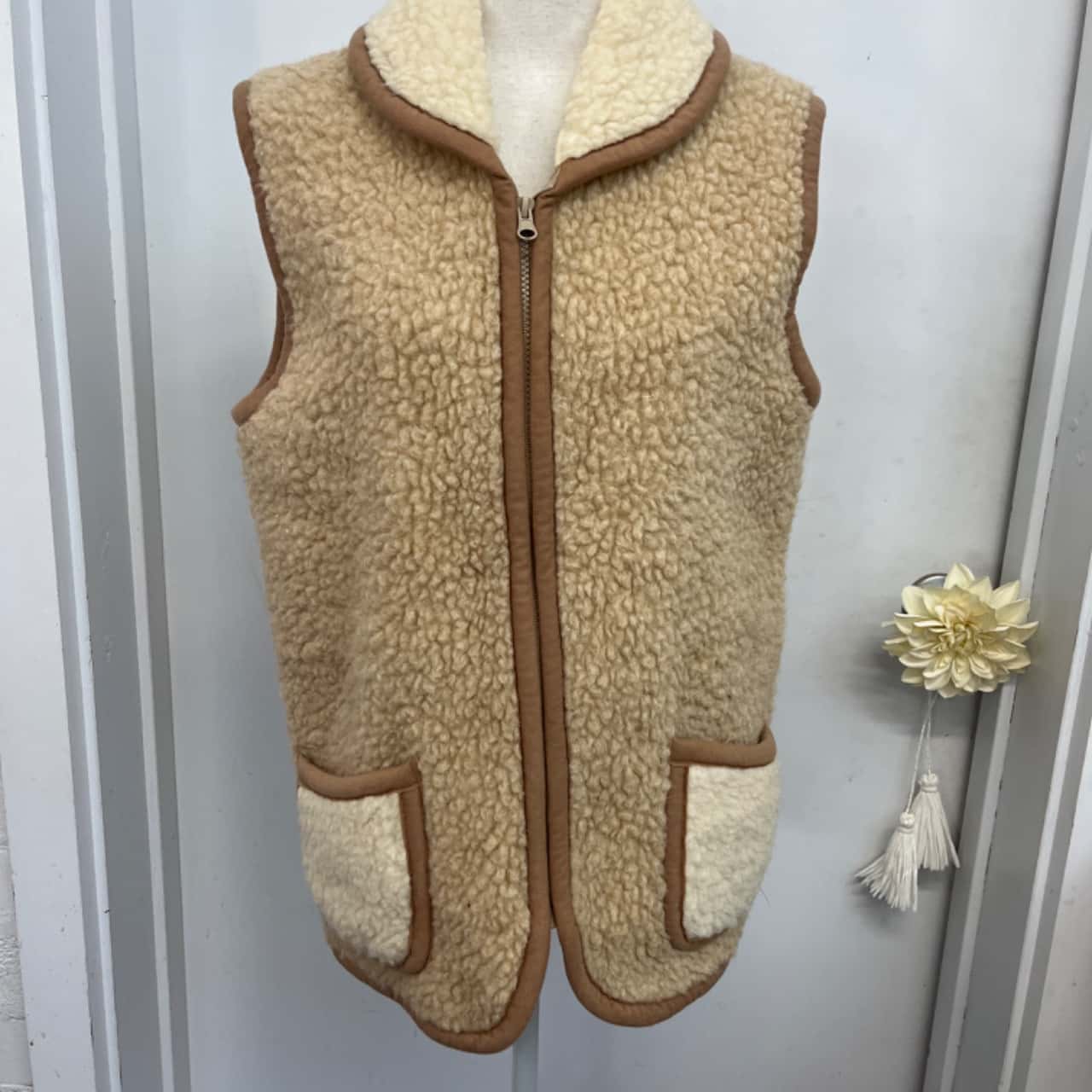 Karvapall 100% wool vest. Size M(s)