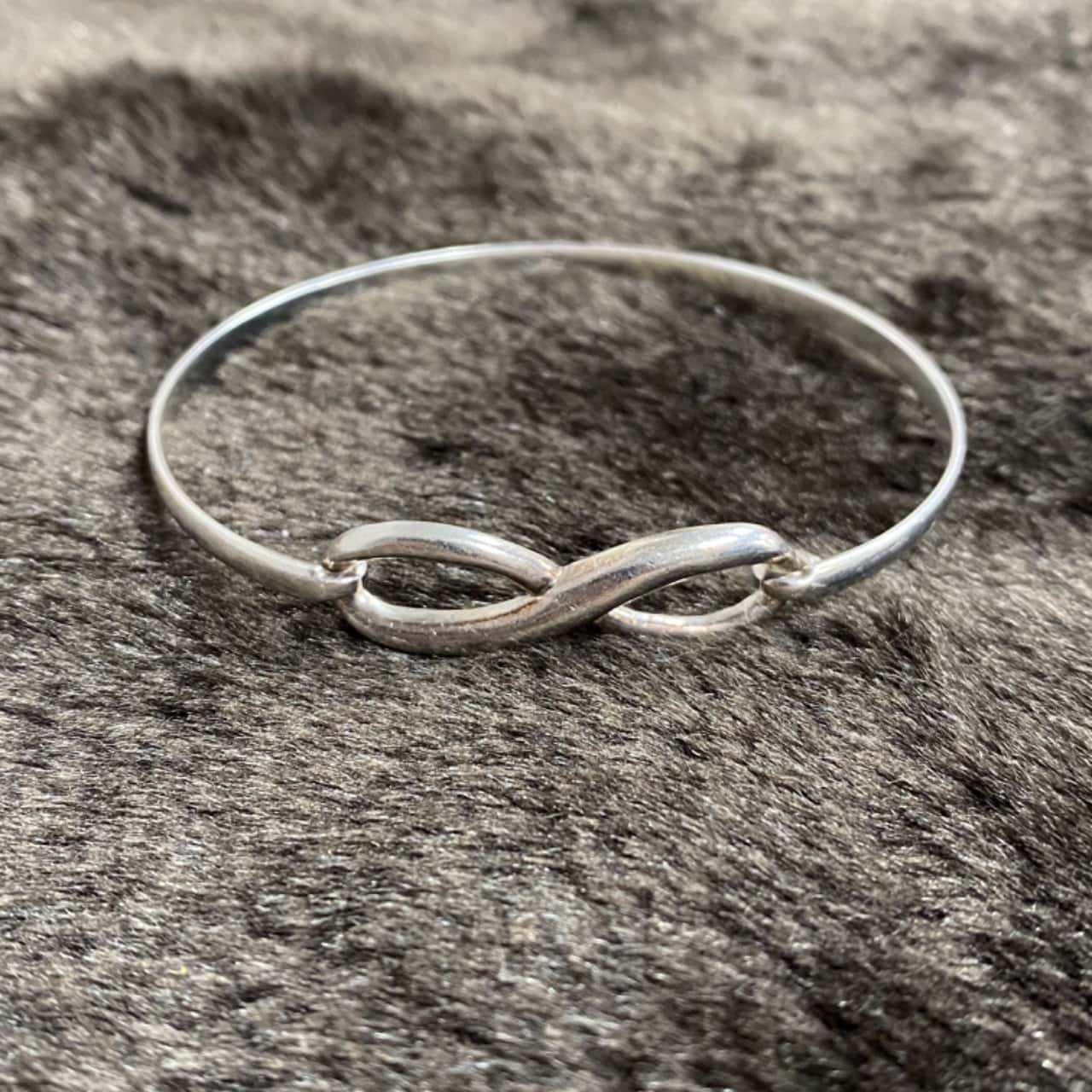 Womens 925 Silver Infinity Bracelet (s)