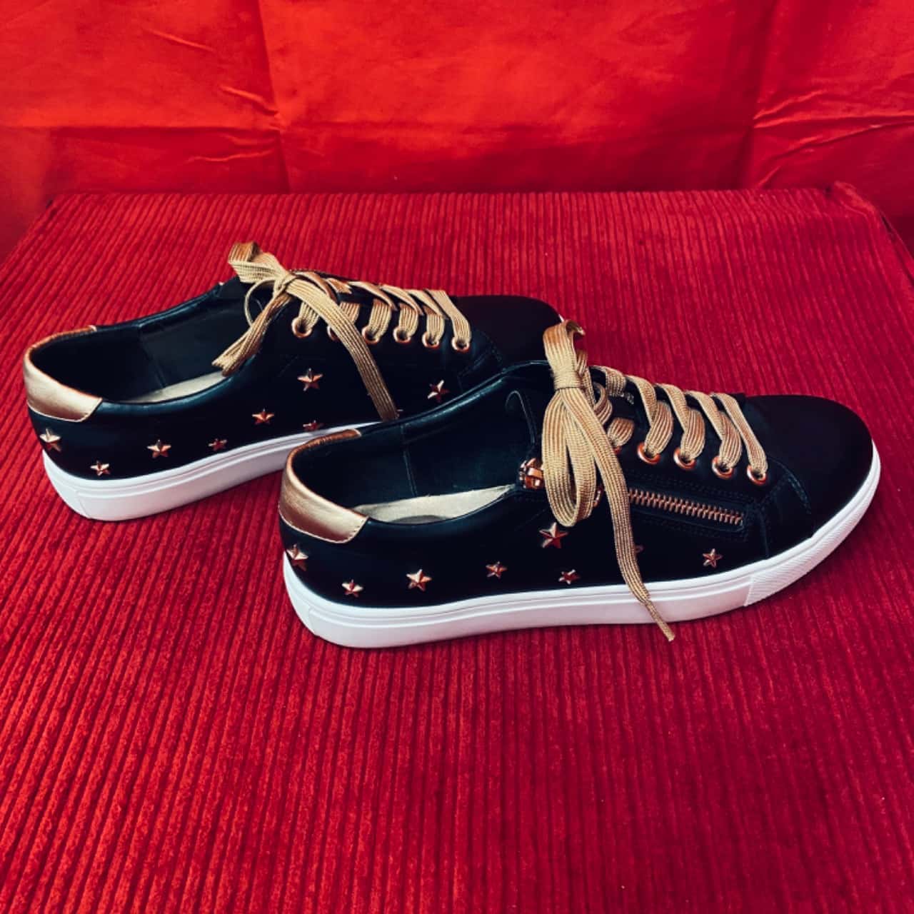 Starry Night Sneaker With Rose Stars Taking Shape Comfort Sole RRP $109 ...