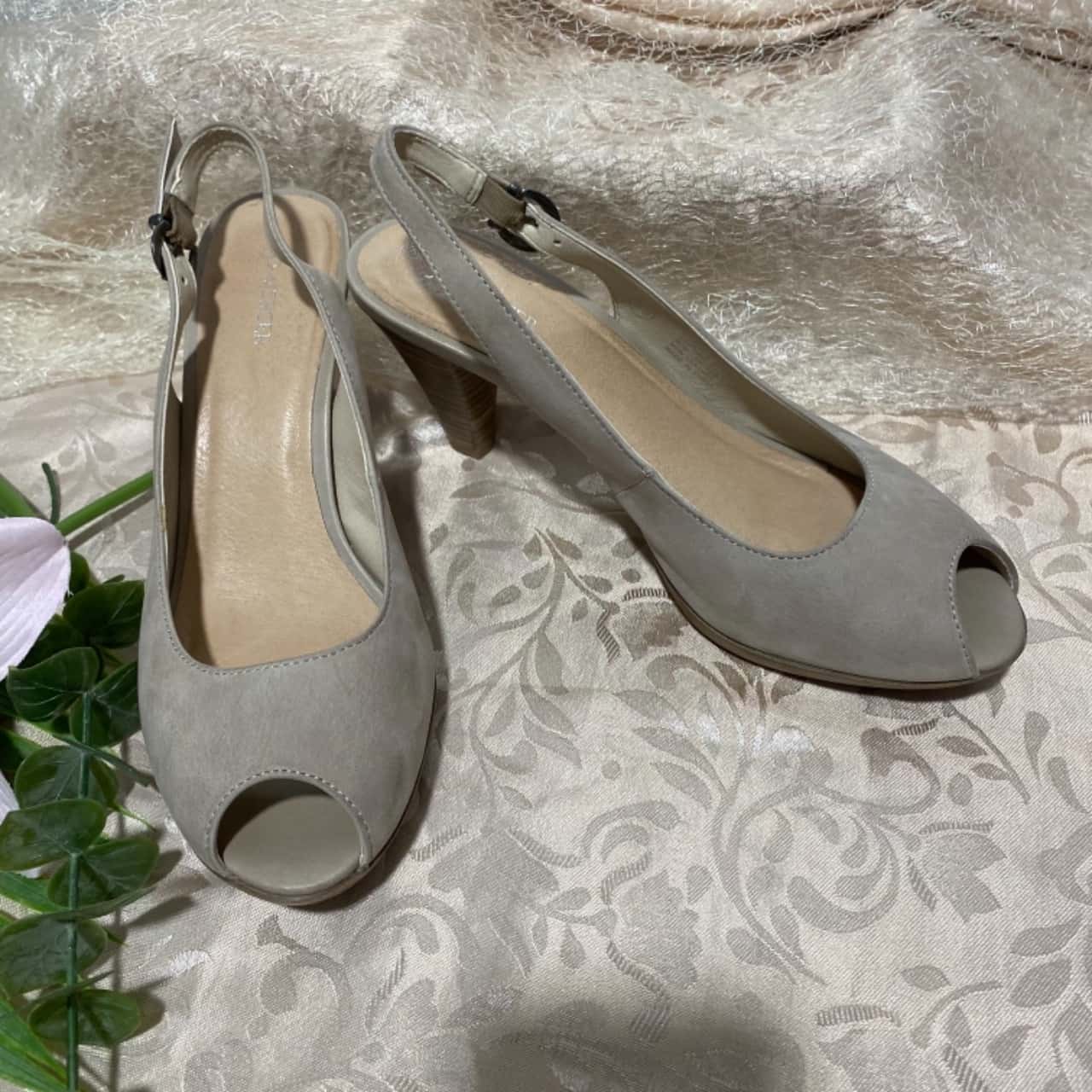 REDUCED!! Jo Mercer Womens Size 39 Sued heel shoe(s)