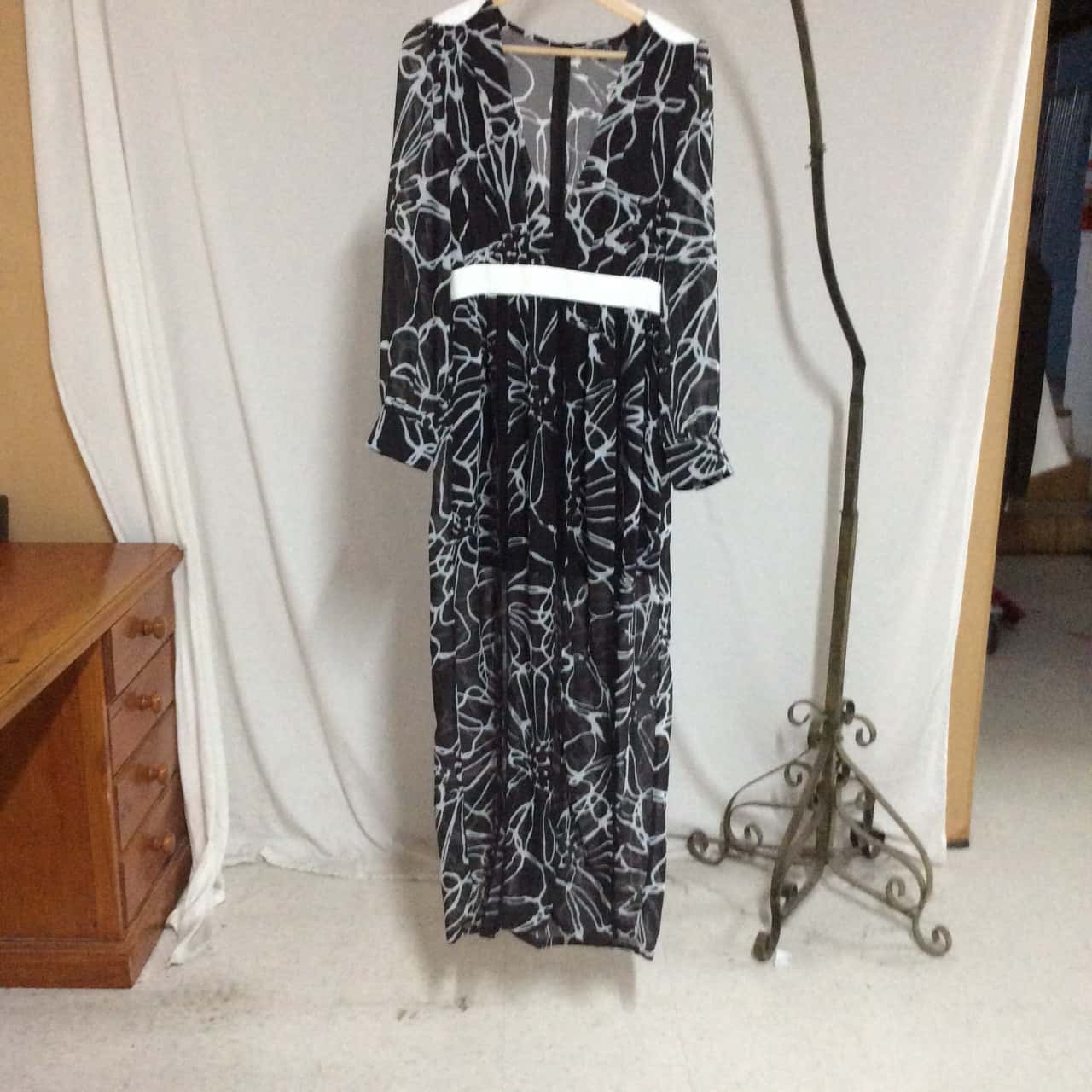 Elliatt Women's Size M Formal Dress Black / Floral / White