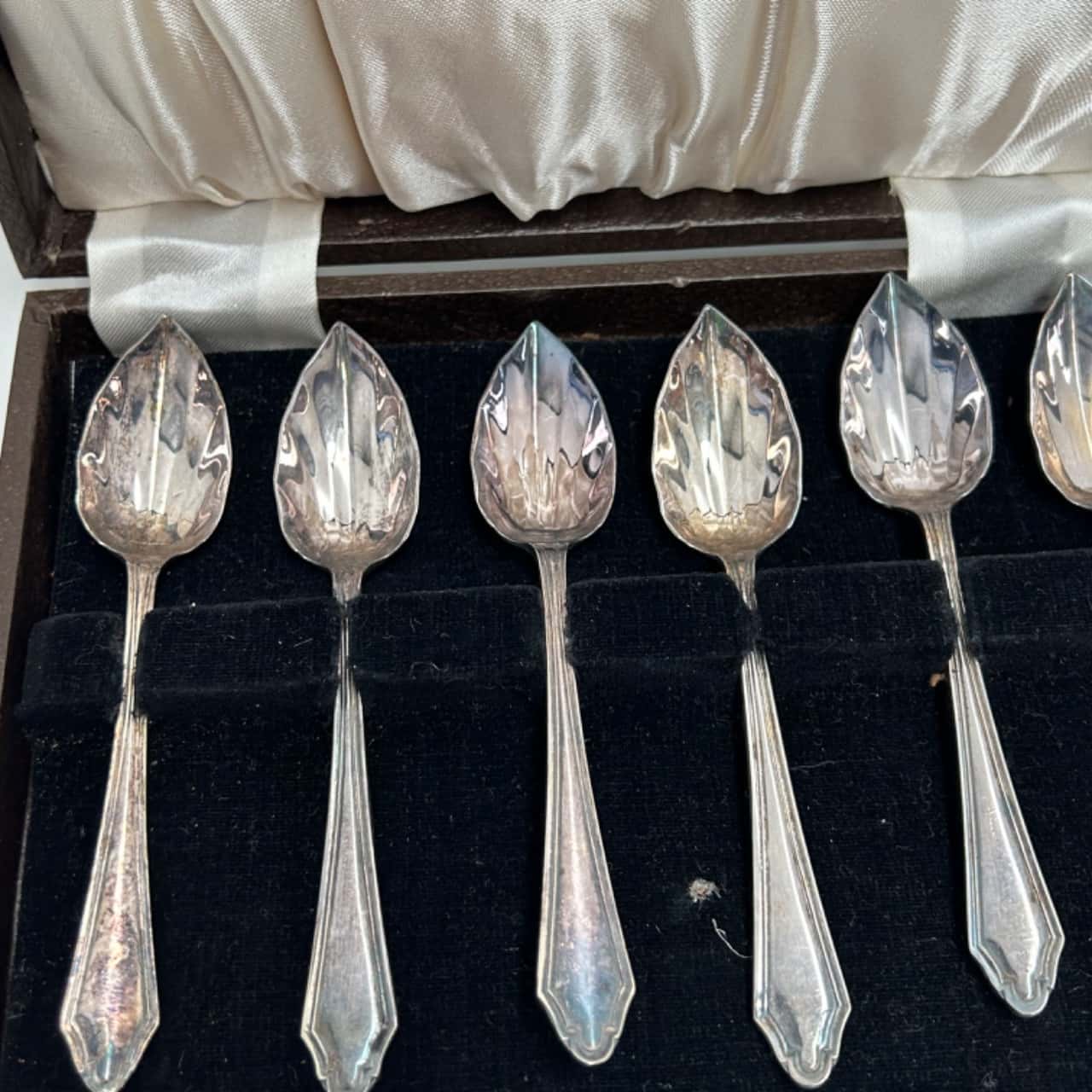 English Silver plated Dessert spoons (s)