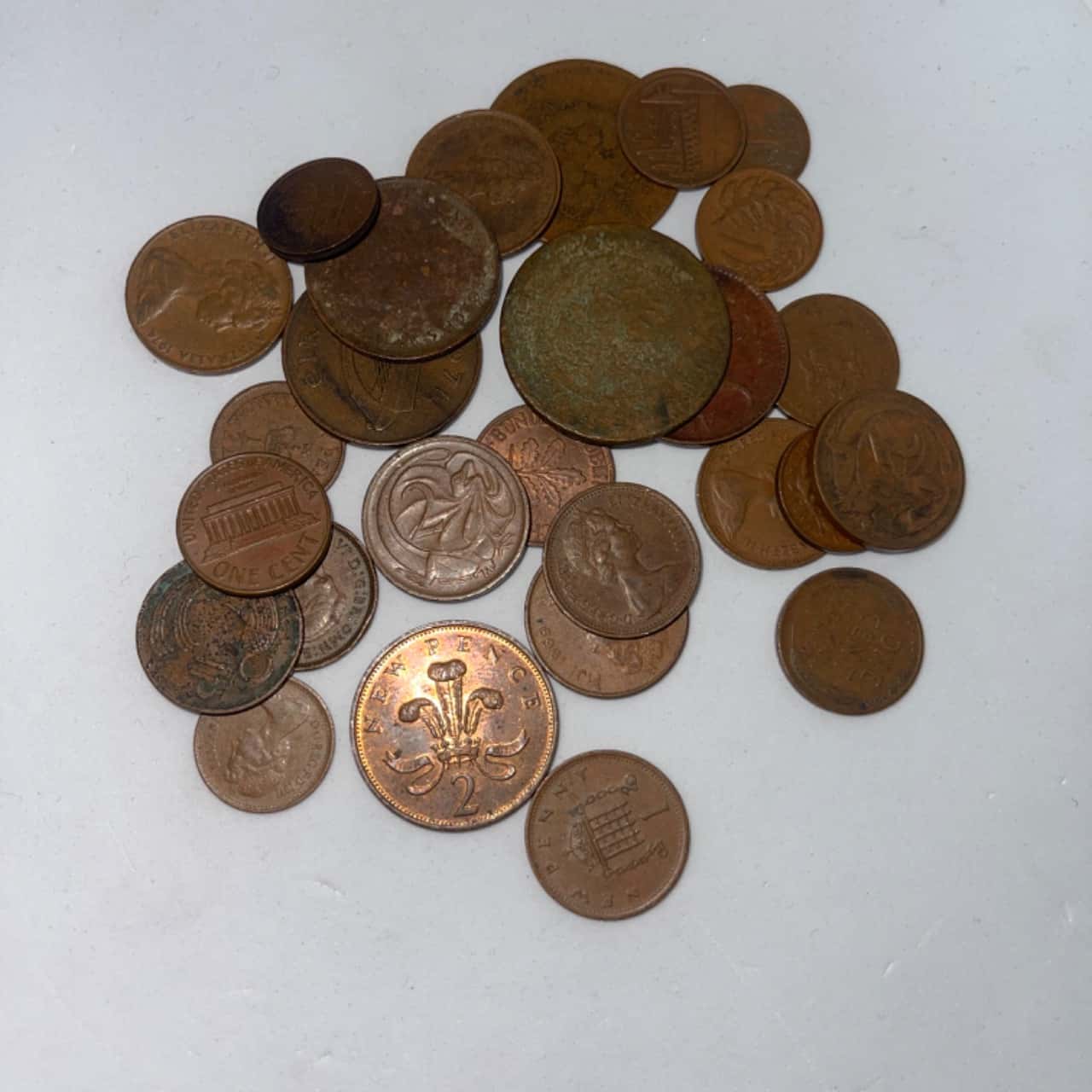 mixed bag of bronze coloured coins (b11)(s)