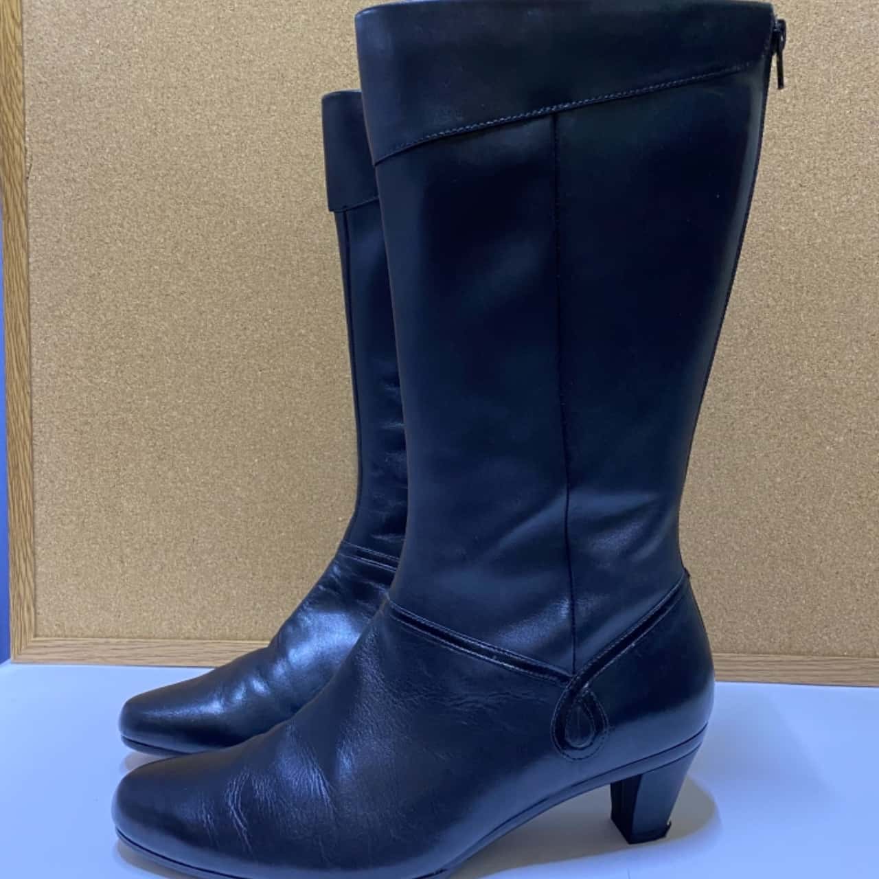 Homy Ped Womens Size 7.5 Black Leather Boots(s)