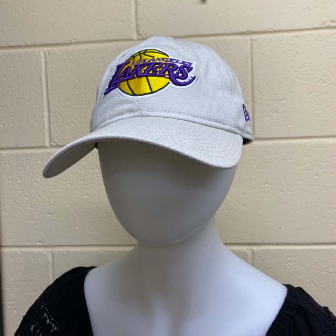 6x Assorted Hats (s)