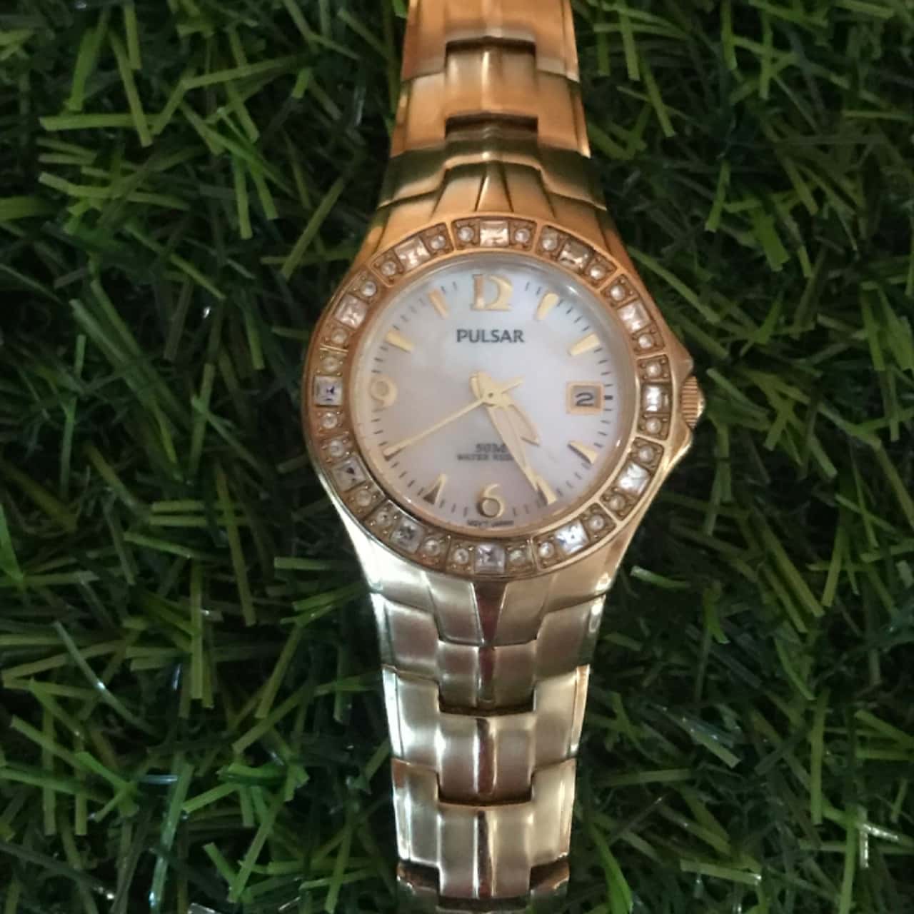 Pulsar Gold Tone Watch with Date (s)