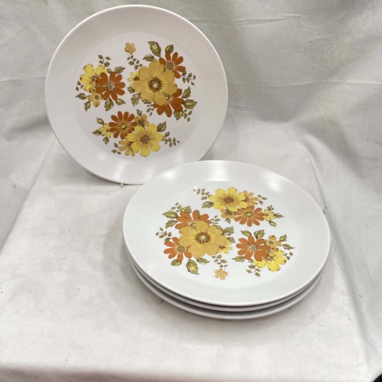 PROGRESSION CHINA 26cm Dinner Plates Set of 4 Orange Floral Japan Made ...