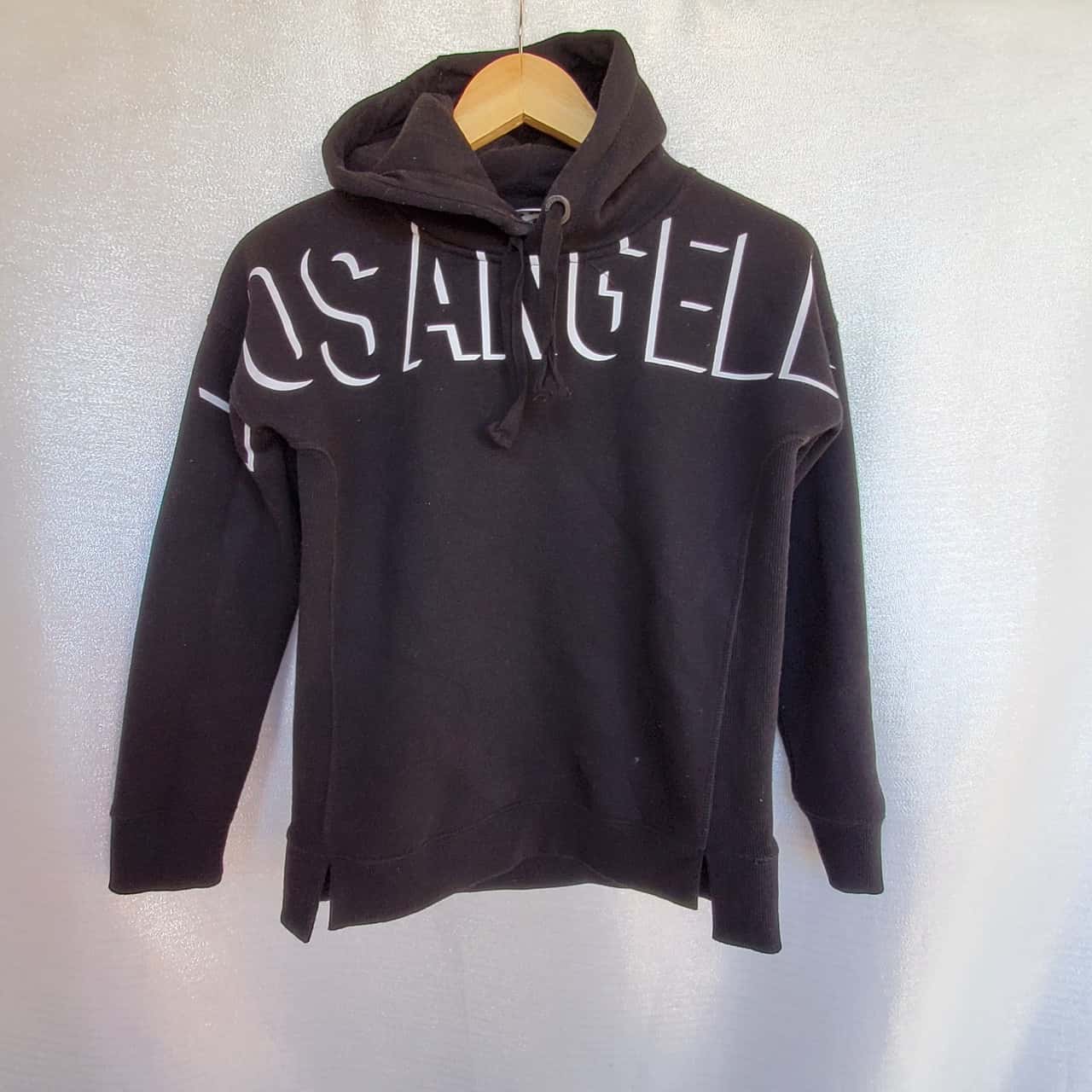 Decjuba Kids Size M Hoodie Jumpers Black/White (s)