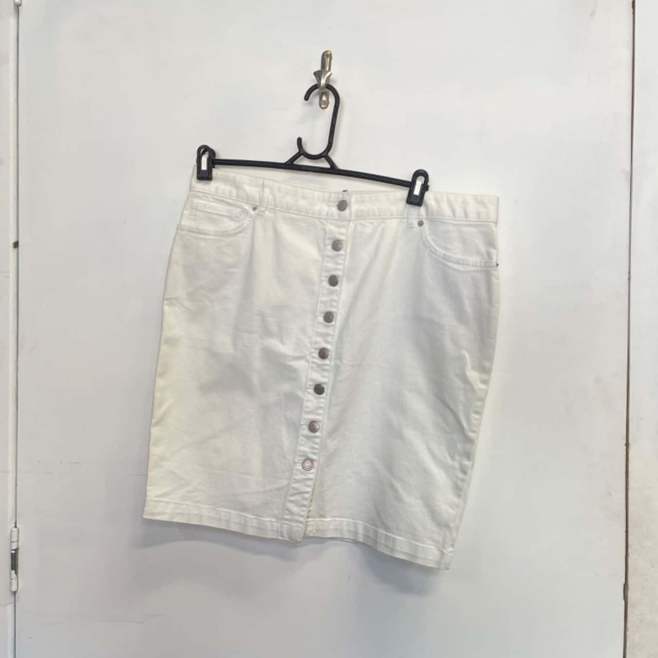 Sussan Womens Size 18 BNWT Mini Skirt White