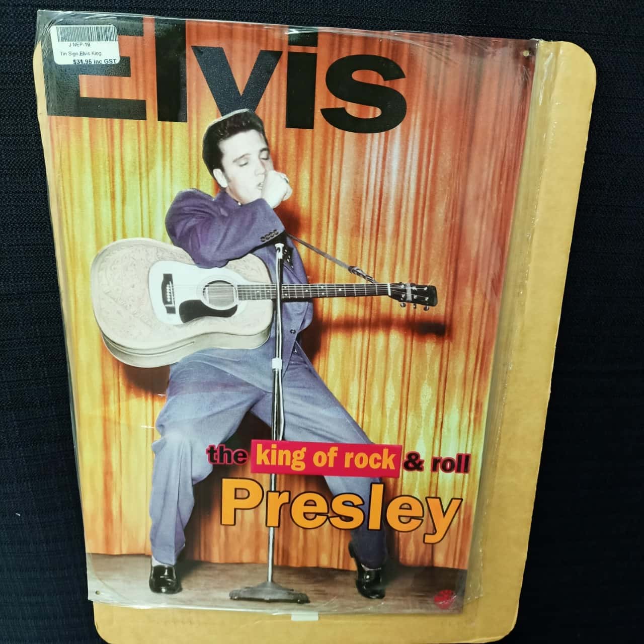 BNWT Elvis - tin sign