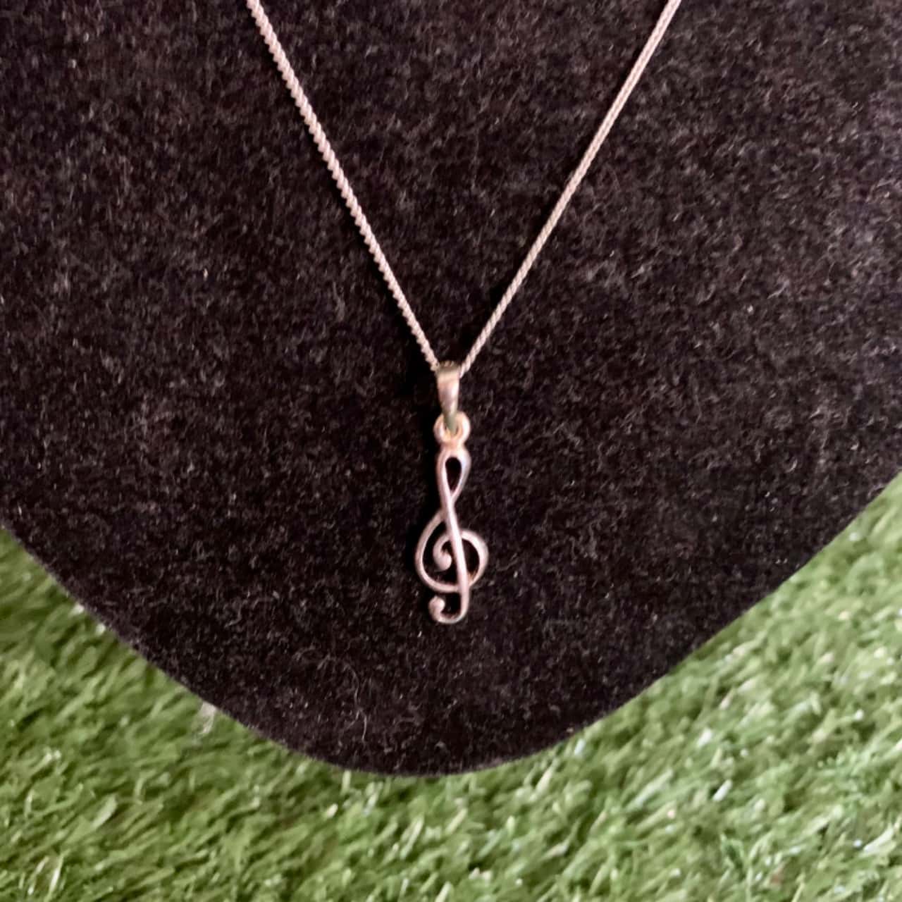 Sterling Silver Music Note Necklace (Stamped 925)(s)