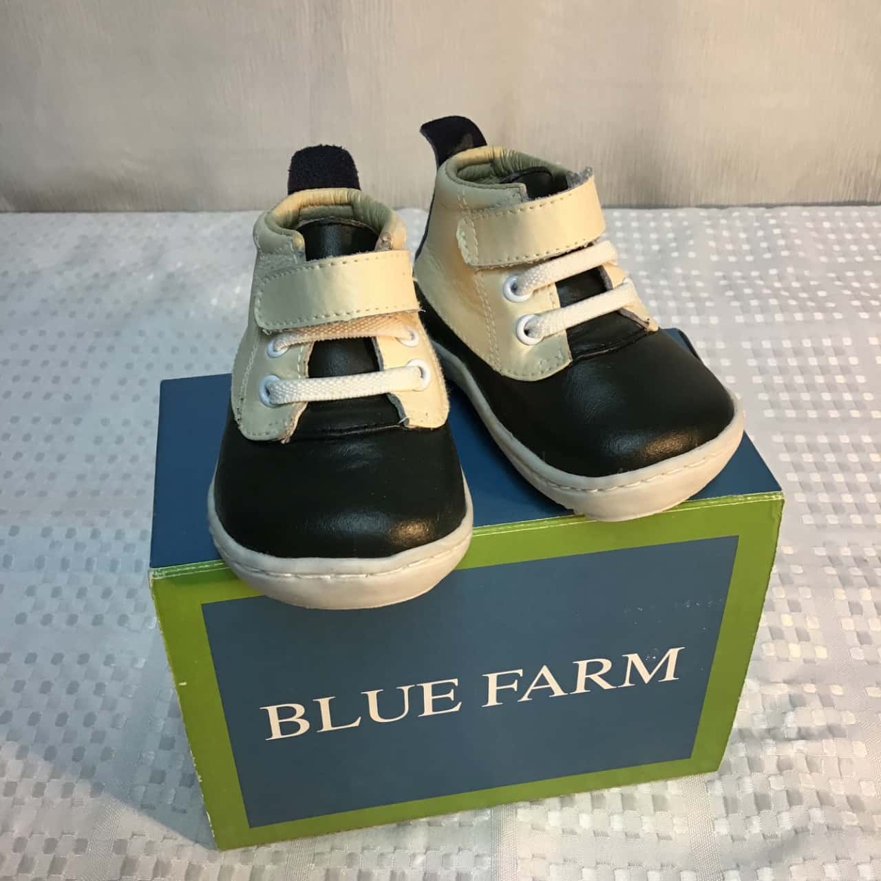 Blue Farm Kids Size 2 Shoes Beige / Black