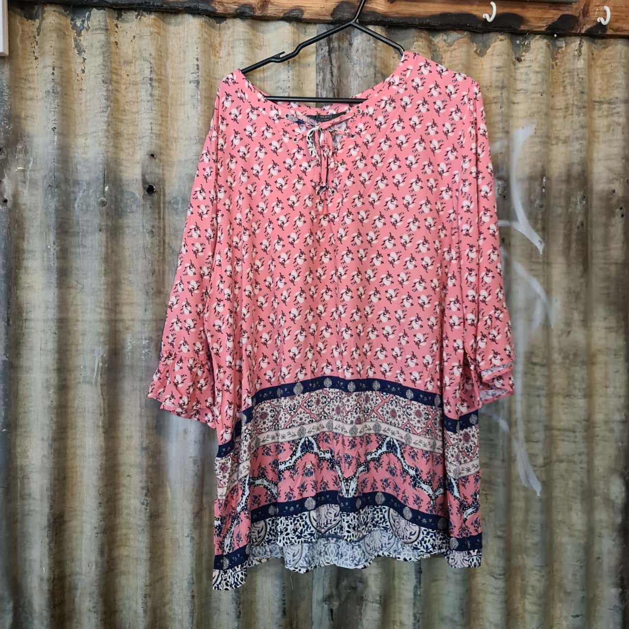 Sara Womens Top Size 26 Blue / Pink (s)