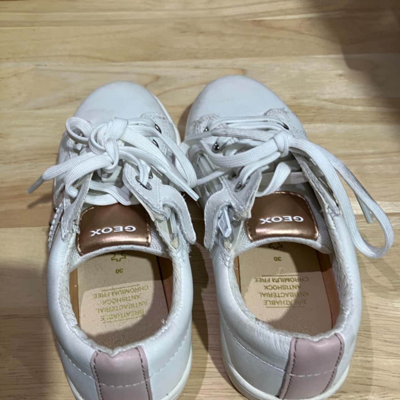 Geox shoe sz eur 30(s)