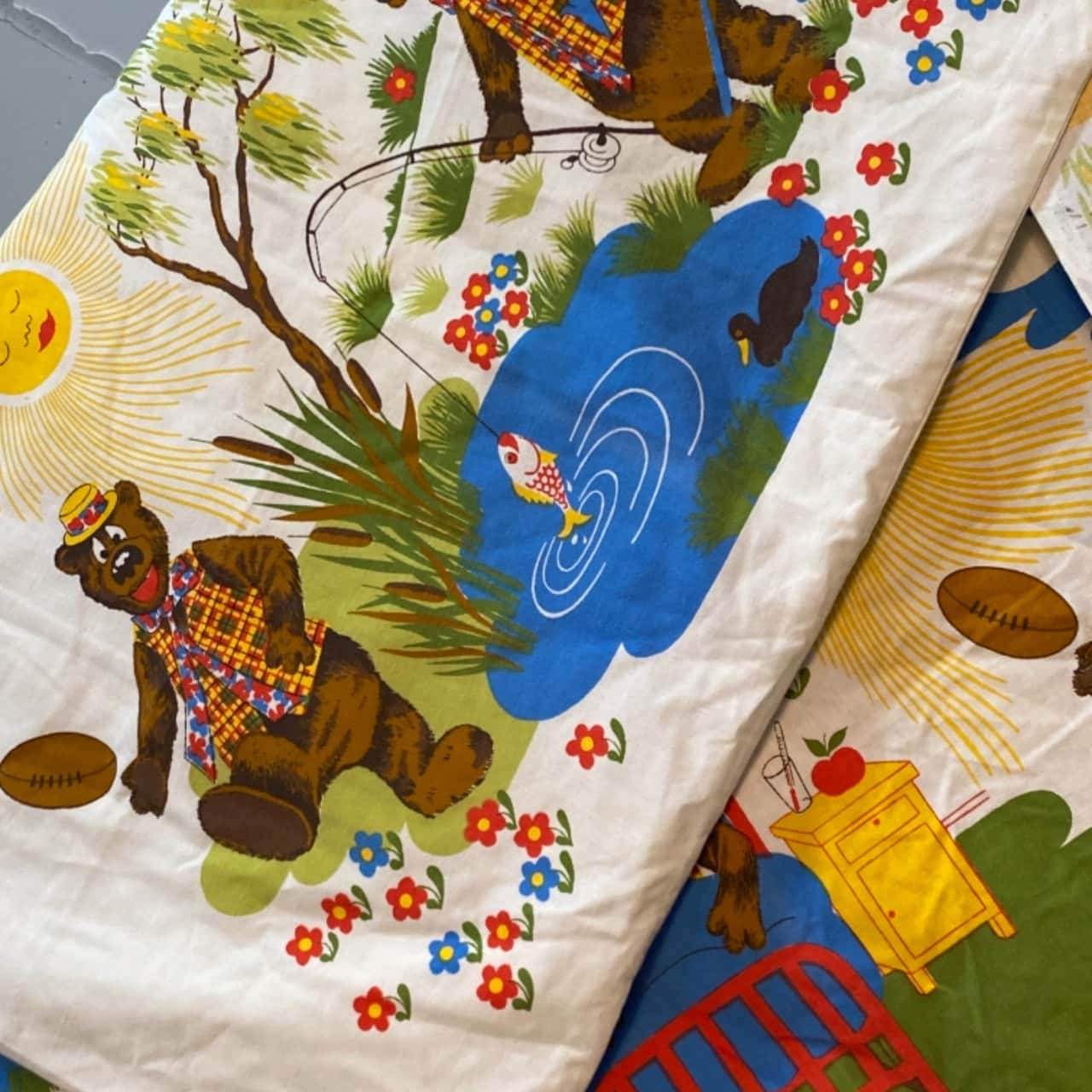 Vintage retro Humphrey bear actil sheet set single