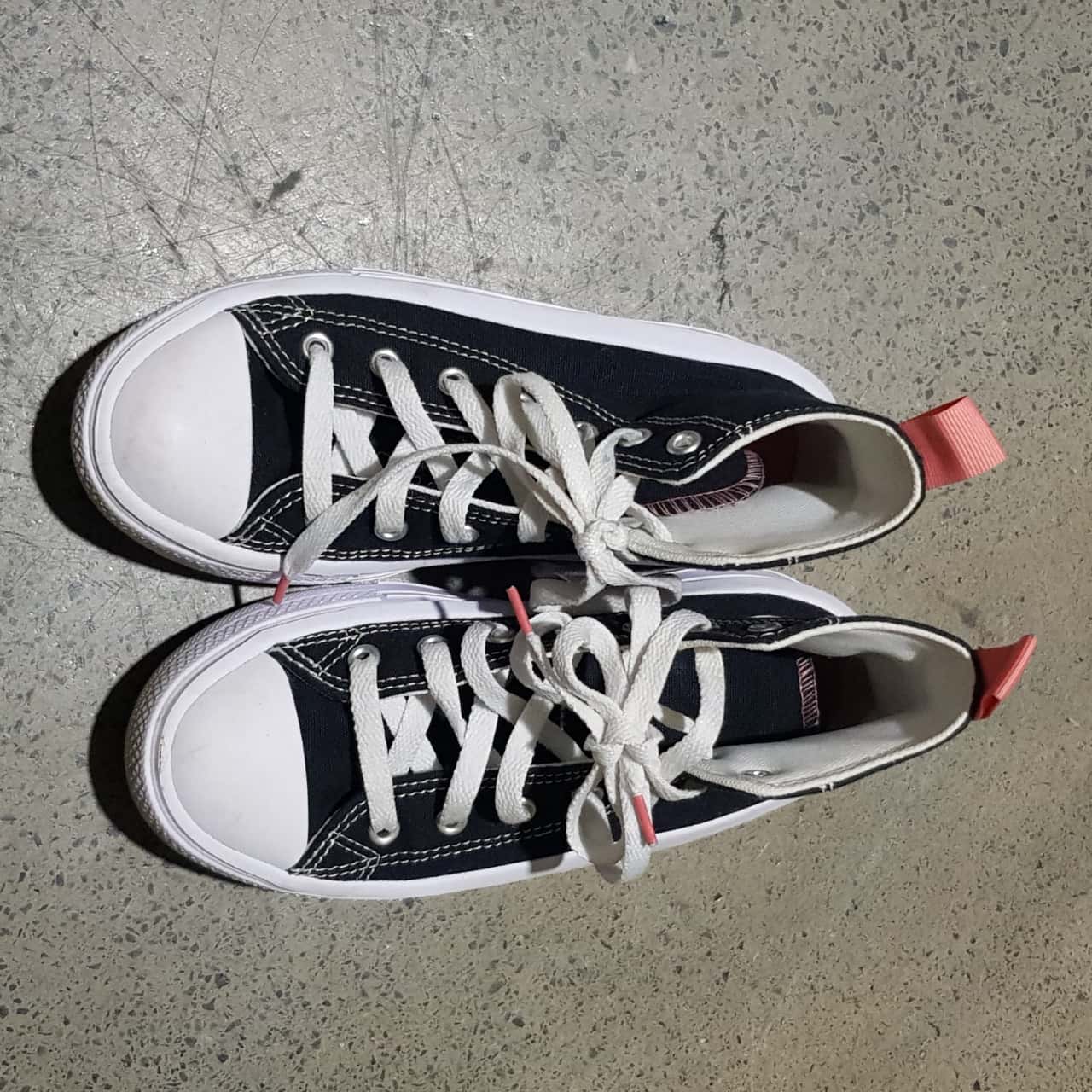 Converse Unisex Size 2 (s)
